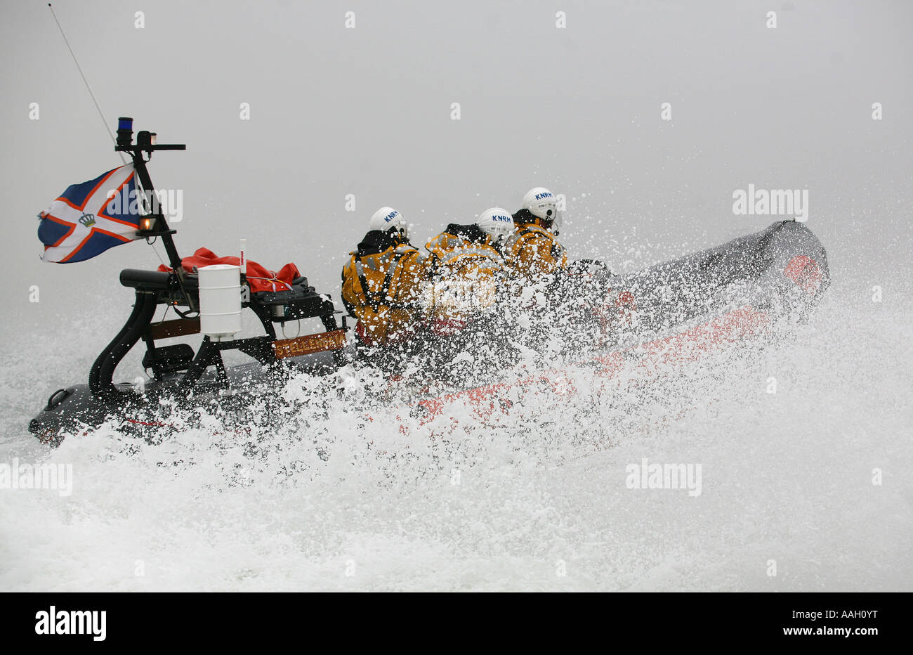 Lifeboat operations hi-res stock photography and images - Alamy