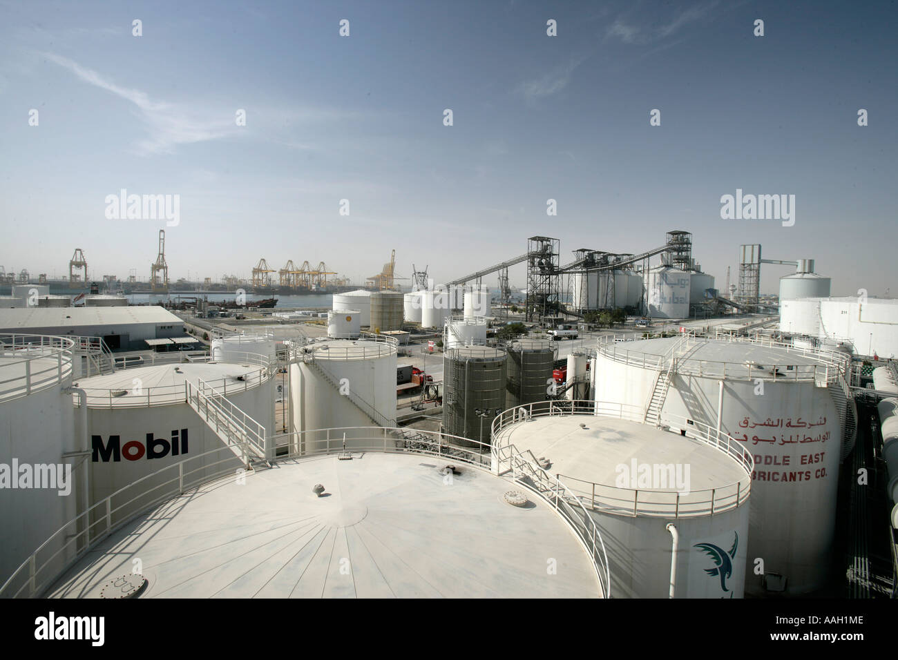Jebel ali port hi-res stock photography and images - Alamy
