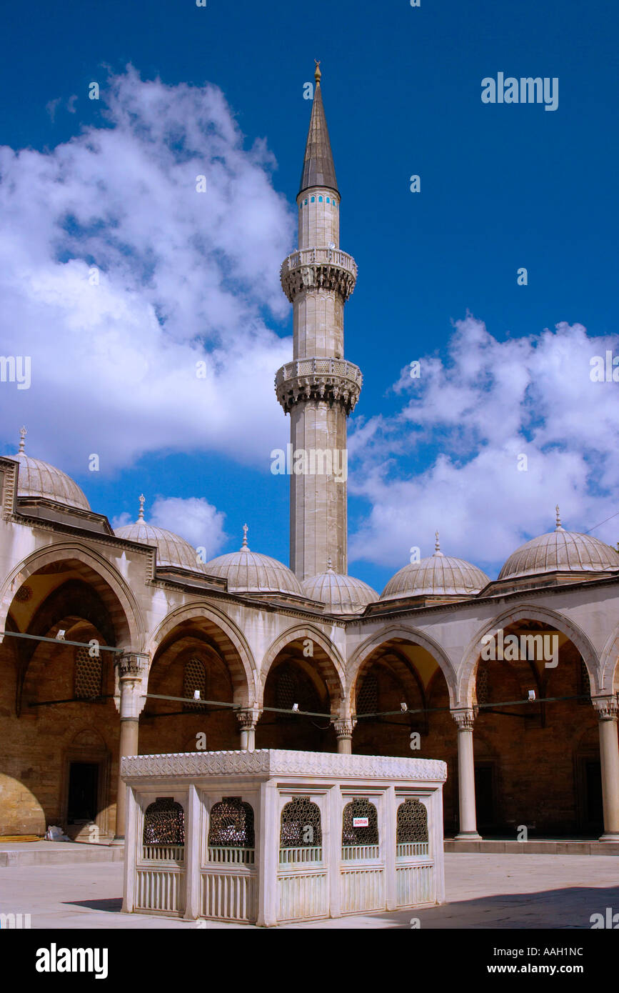 Minaret oriente hi-res stock photography and images - Alamy