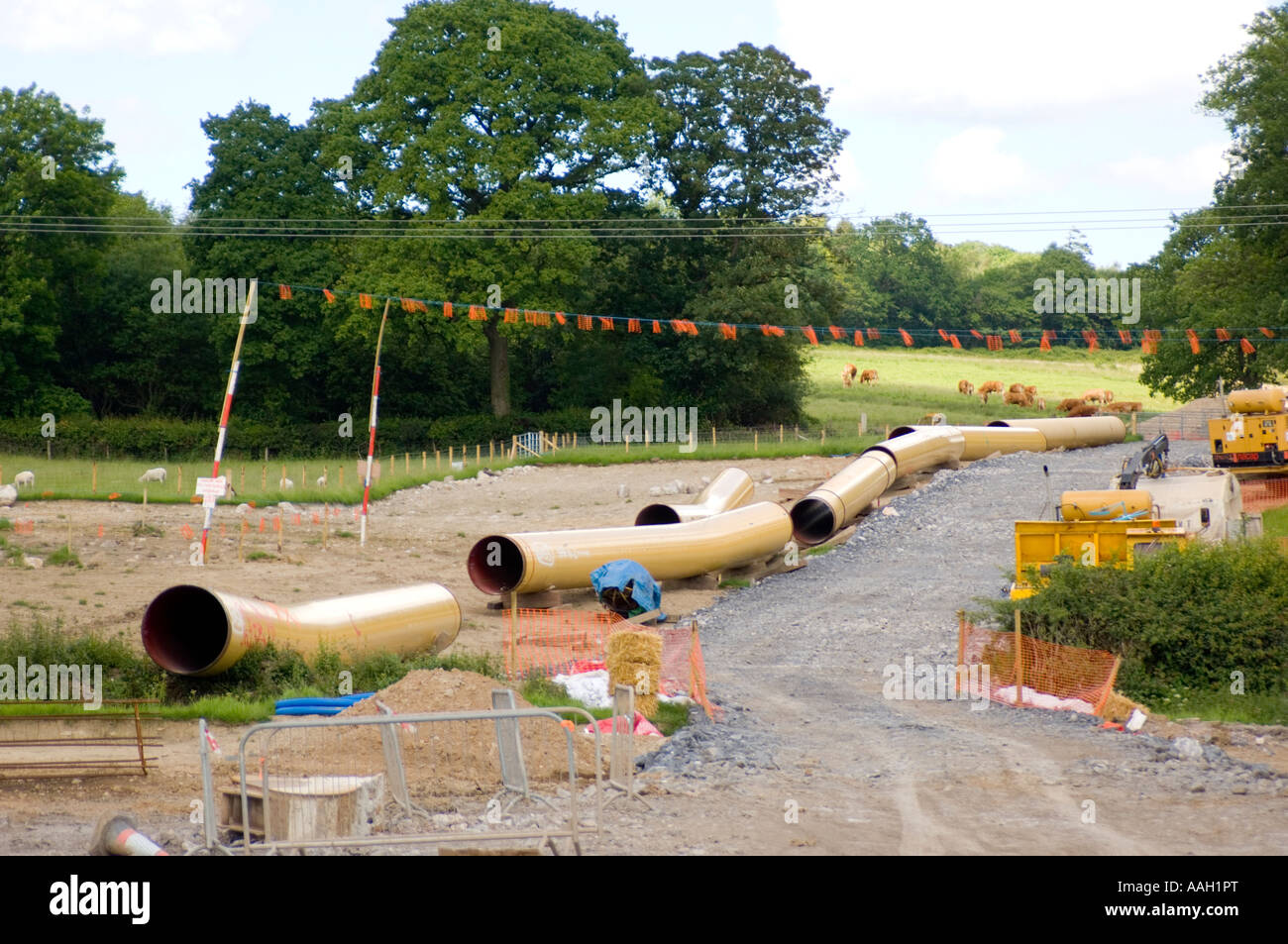 Laying liquid natural gas LNG pipeline from Milford Haven to Gloucester ...