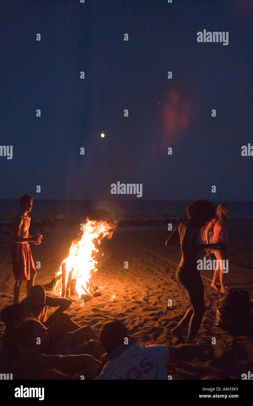 Campfire Full Moon Stock Photos & Campfire Full Moon Stock Images - Alamy