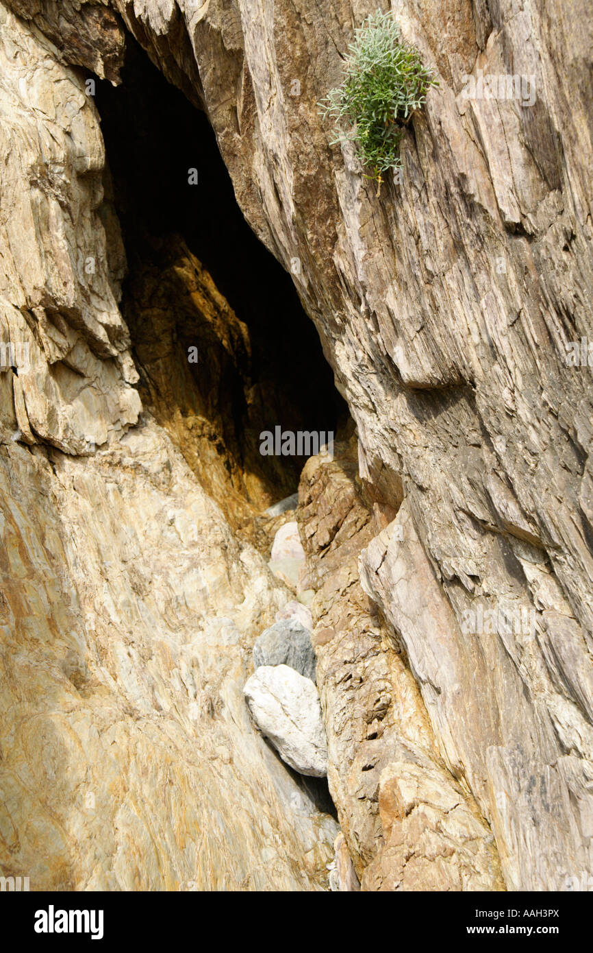 Crevice in the rocks, Cornwall Stock Photo - Alamy