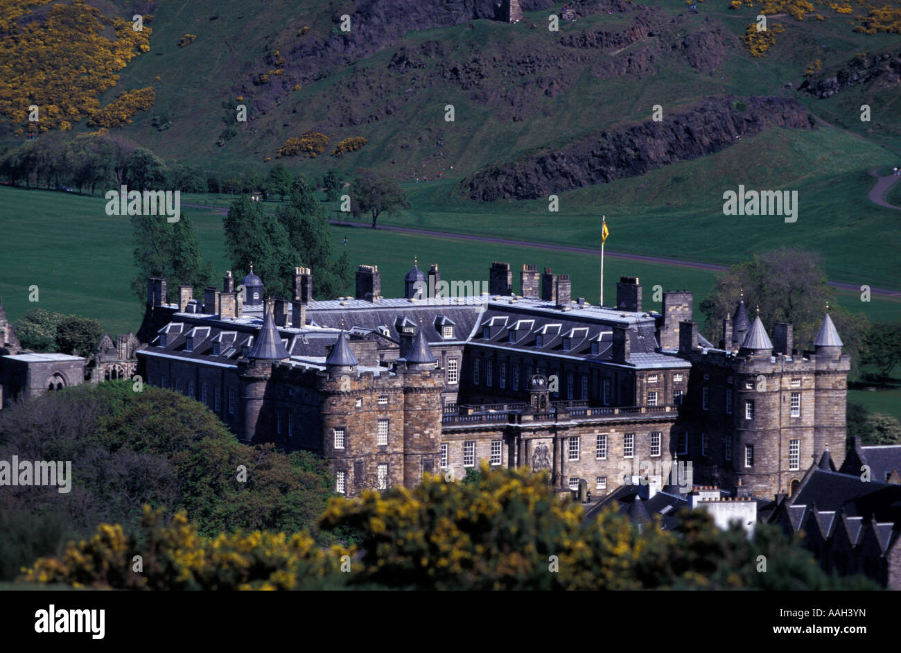 Palace of holyrood scotland house hi-res stock photography and images ...