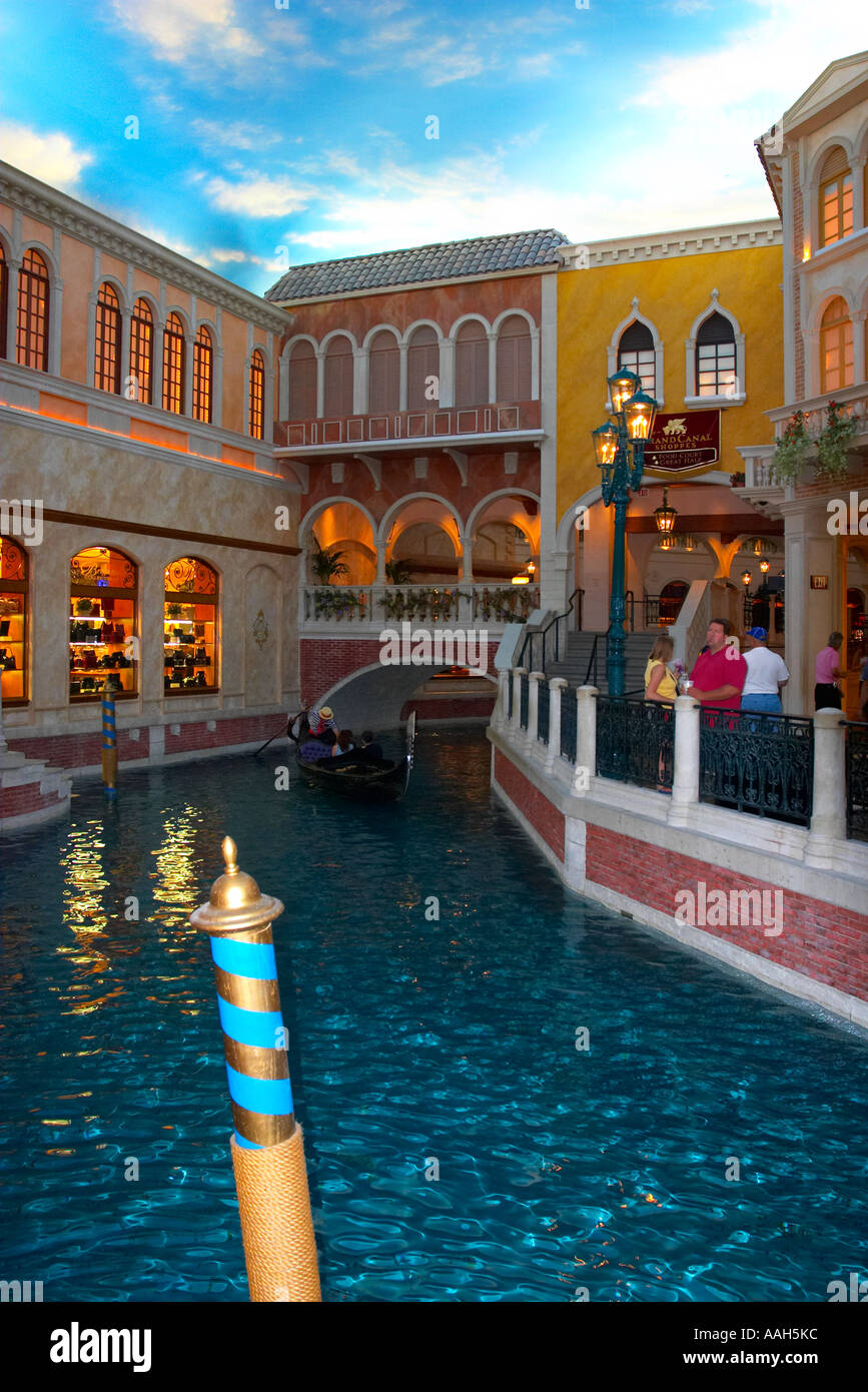Las vegas 5 star hotel hi-res stock photography and images - Alamy