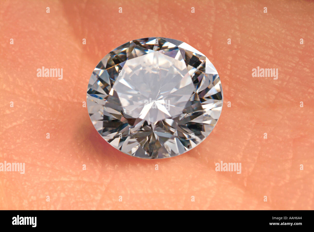 Loose diamond hi-res stock photography and images - Alamy