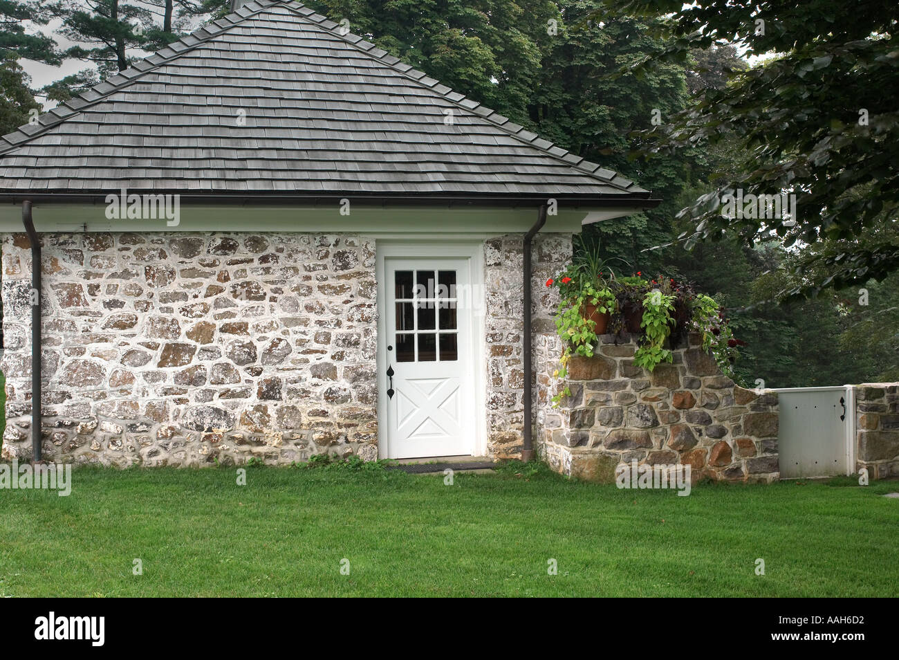 Stone Ranch House Exterior Stock Photos & Stone Ranch House Exterior ...