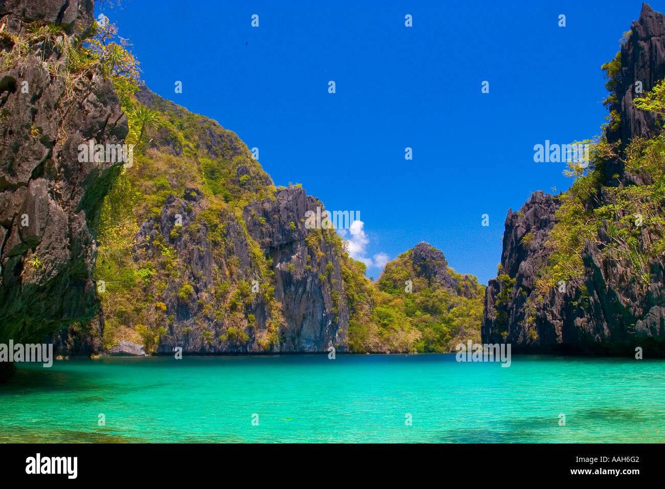 Palawan el nido stunning scenery hi-res stock photography and images ...