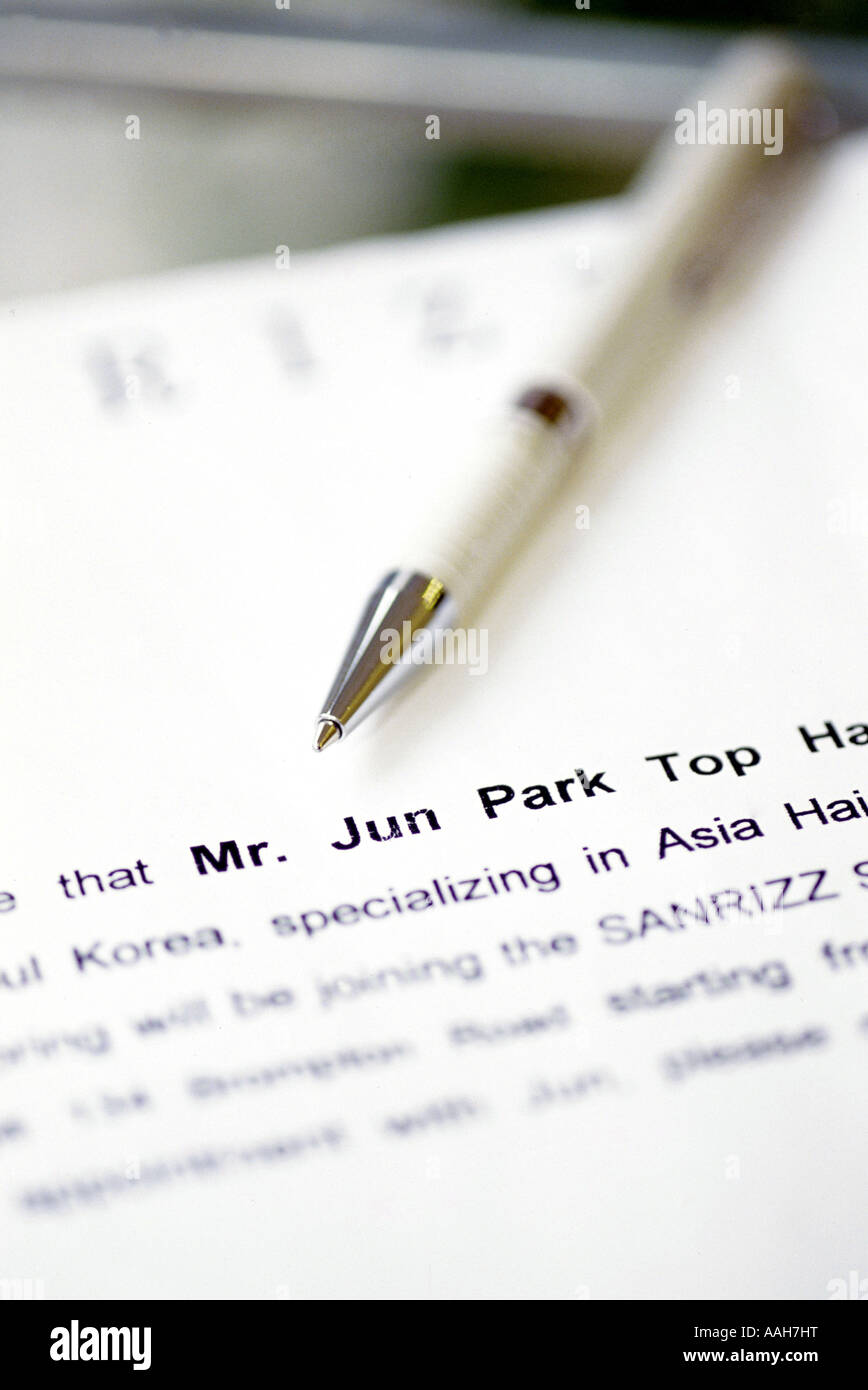 Letter and pen Stock Photo - Alamy