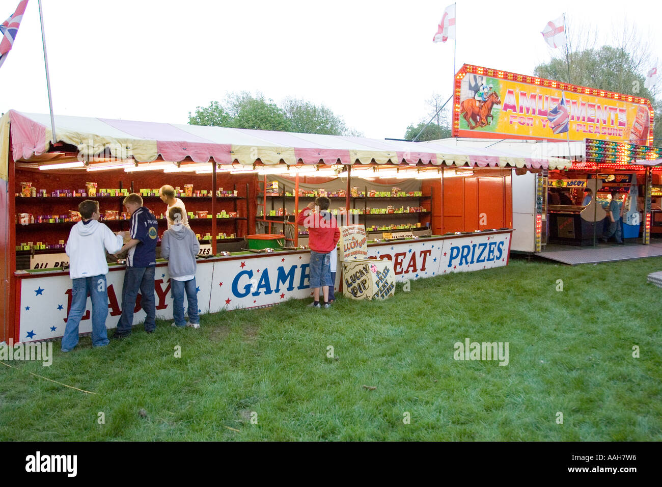 Fairground sideshow stall hi-res stock photography and images - Alamy