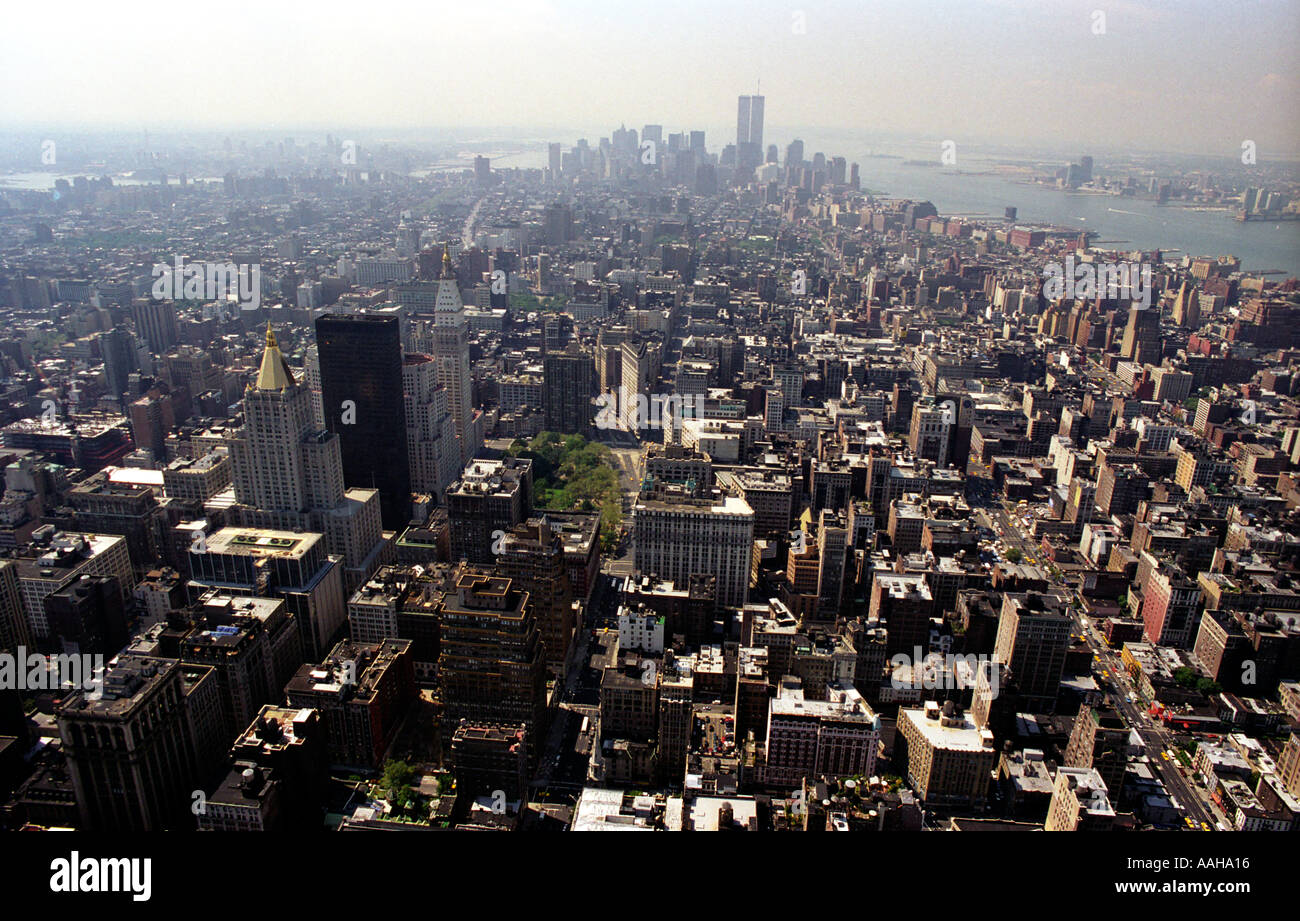 Panoramic views over Manhattan taken from the top of the Empire State ...