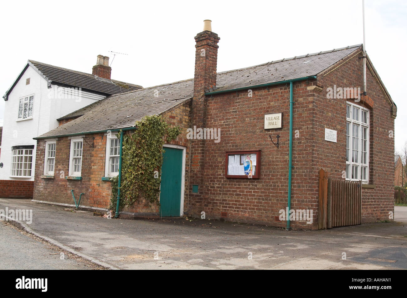 Village hall sign hi-res stock photography and images - Alamy