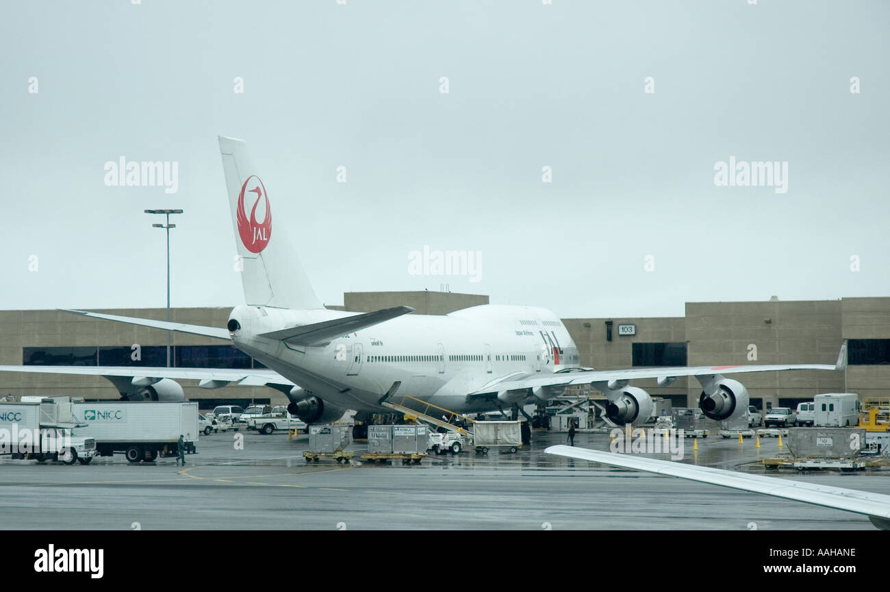 Japan flight inspection hi-res stock photography and images - Alamy