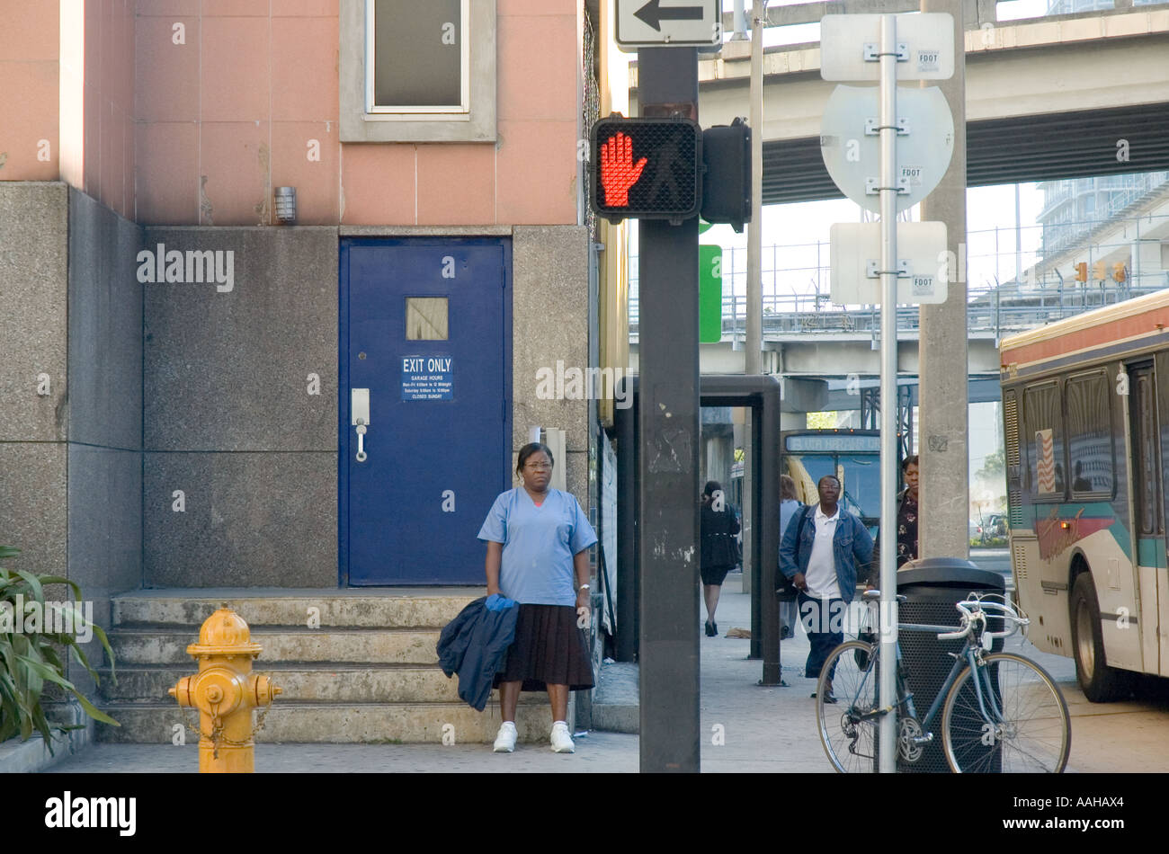 everyday scene in downtown miami florida Stock Photo - Alamy