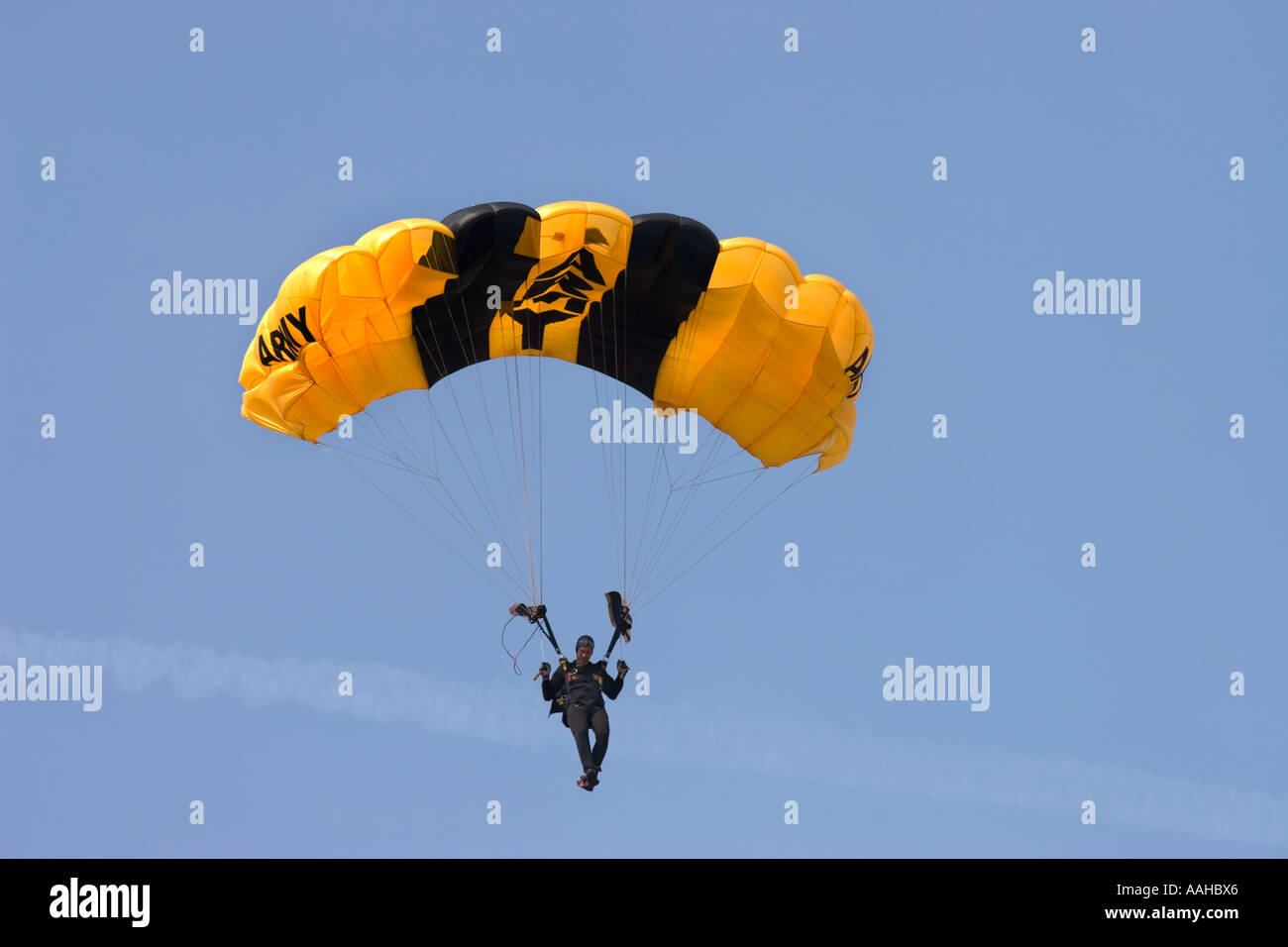 Parachute demo team hi-res stock photography and images - Alamy