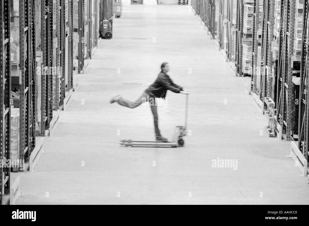 Workers in warehouse carrying hi-res stock photography and images - Alamy