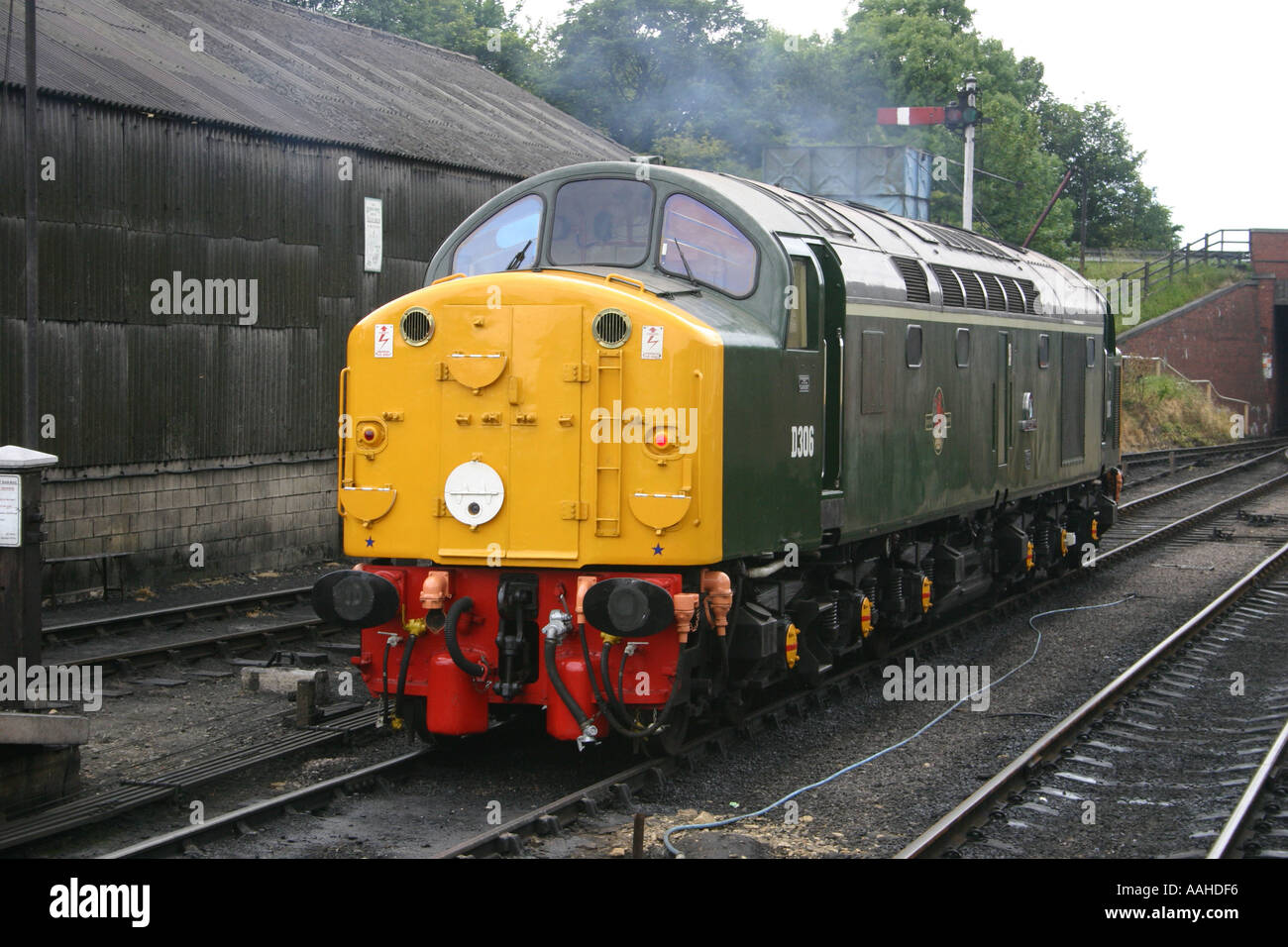 Class 40 diesel locomotive hi-res stock photography and images - Alamy