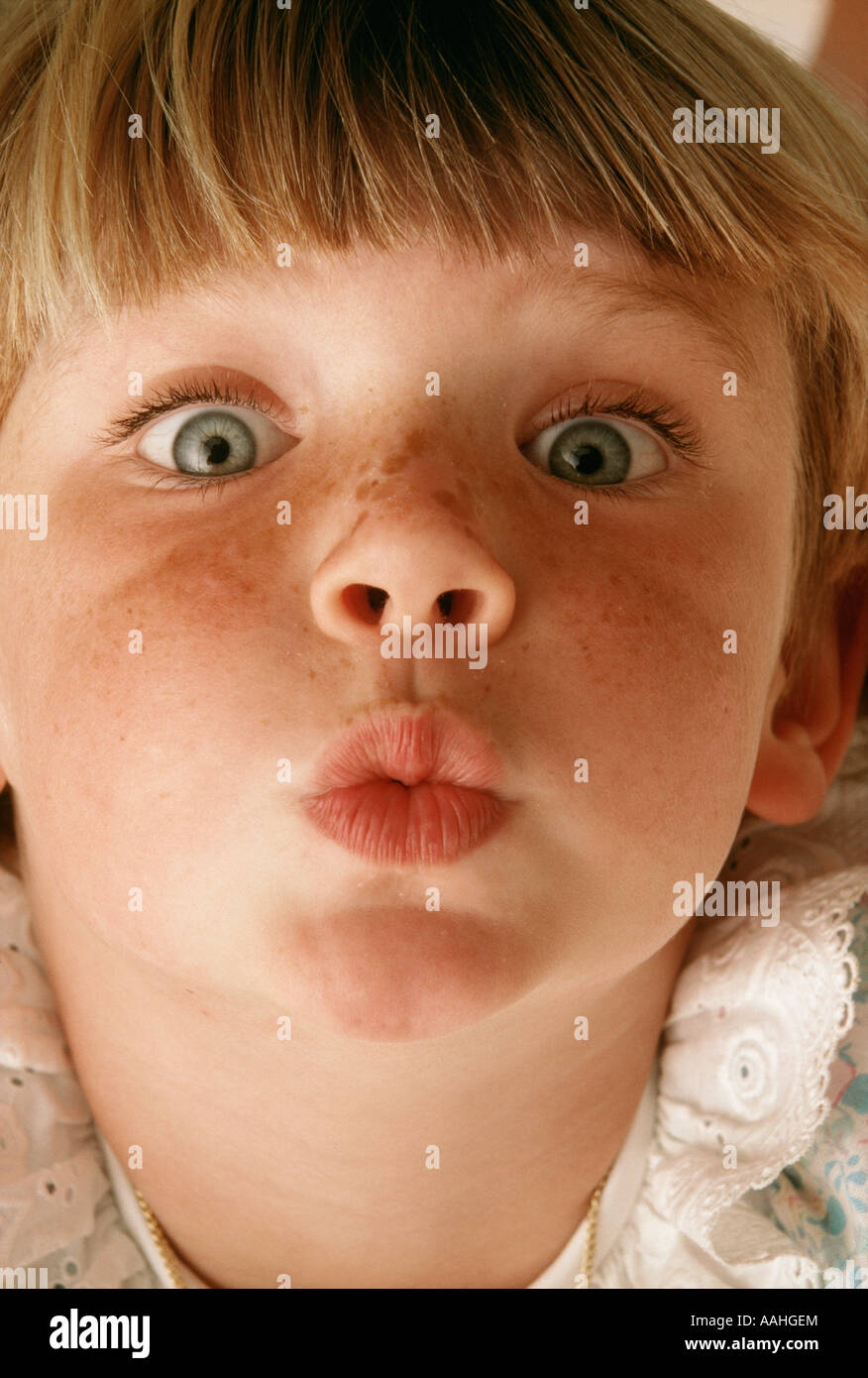 Facial expression ignorant hi-res stock photography and images - Alamy