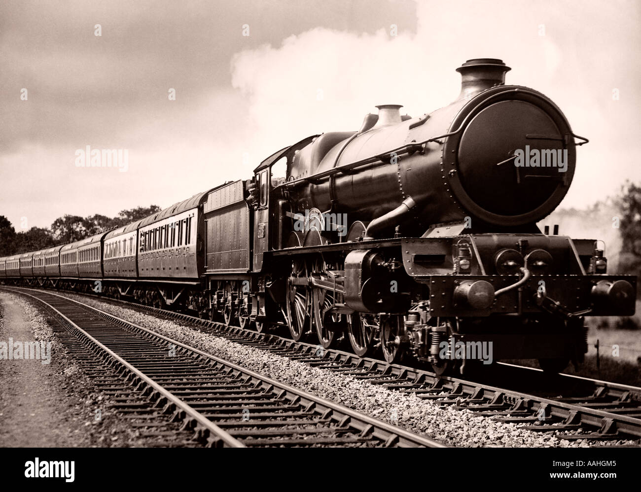 GWR King Henry V1 Steam Train 1936 Stock Photo - Alamy