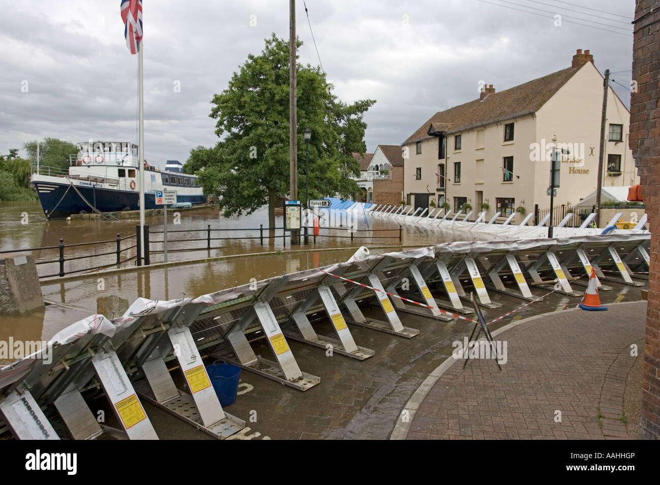 Upton upon severn flooding hi-res stock photography and images - Alamy