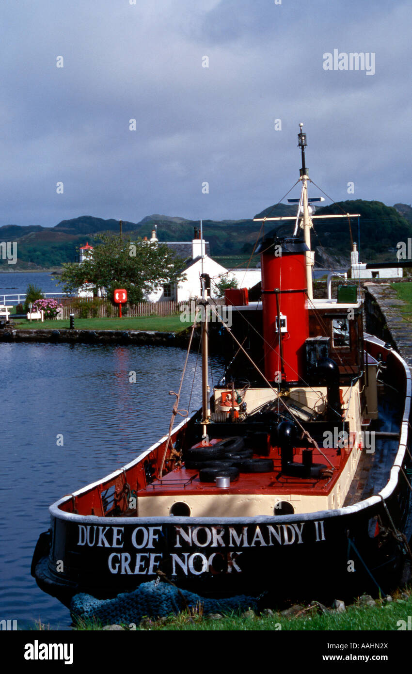 Crinan village hi-res stock photography and images - Alamy