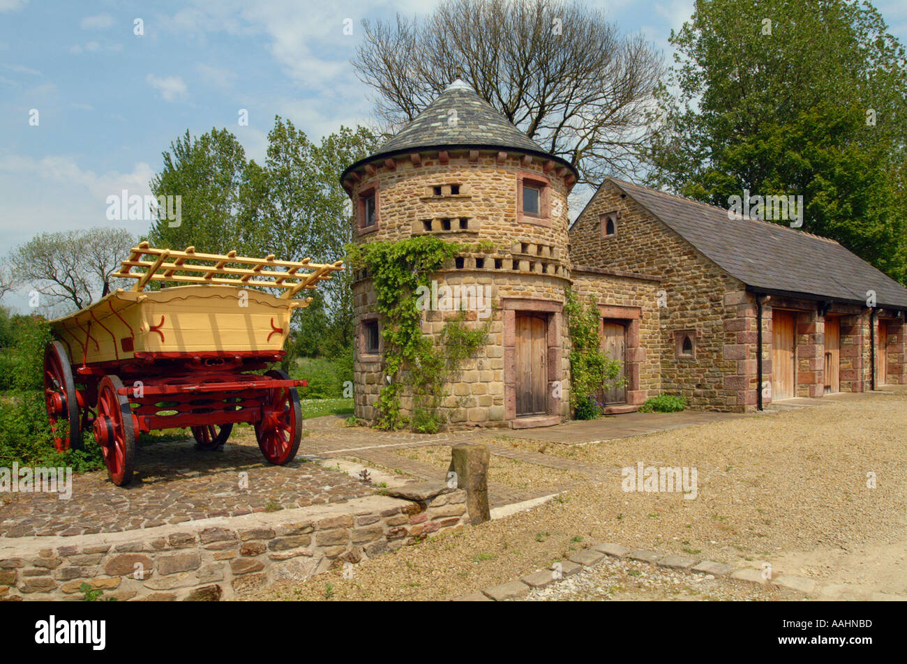Marsh Hall Farm Chapel en le Frith dove cote Peak district UK Europe ...