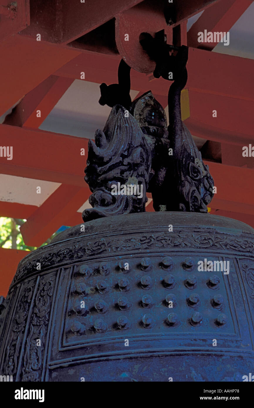 Bell details Byodo In Temple in the Valley of the Temples Oahu Hawaii ...