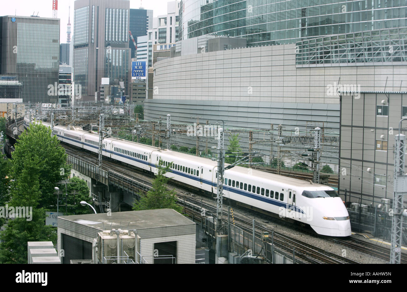 JPN, Japan, Tokyo: Shinkansen high speed train, infront of Tokyo ...