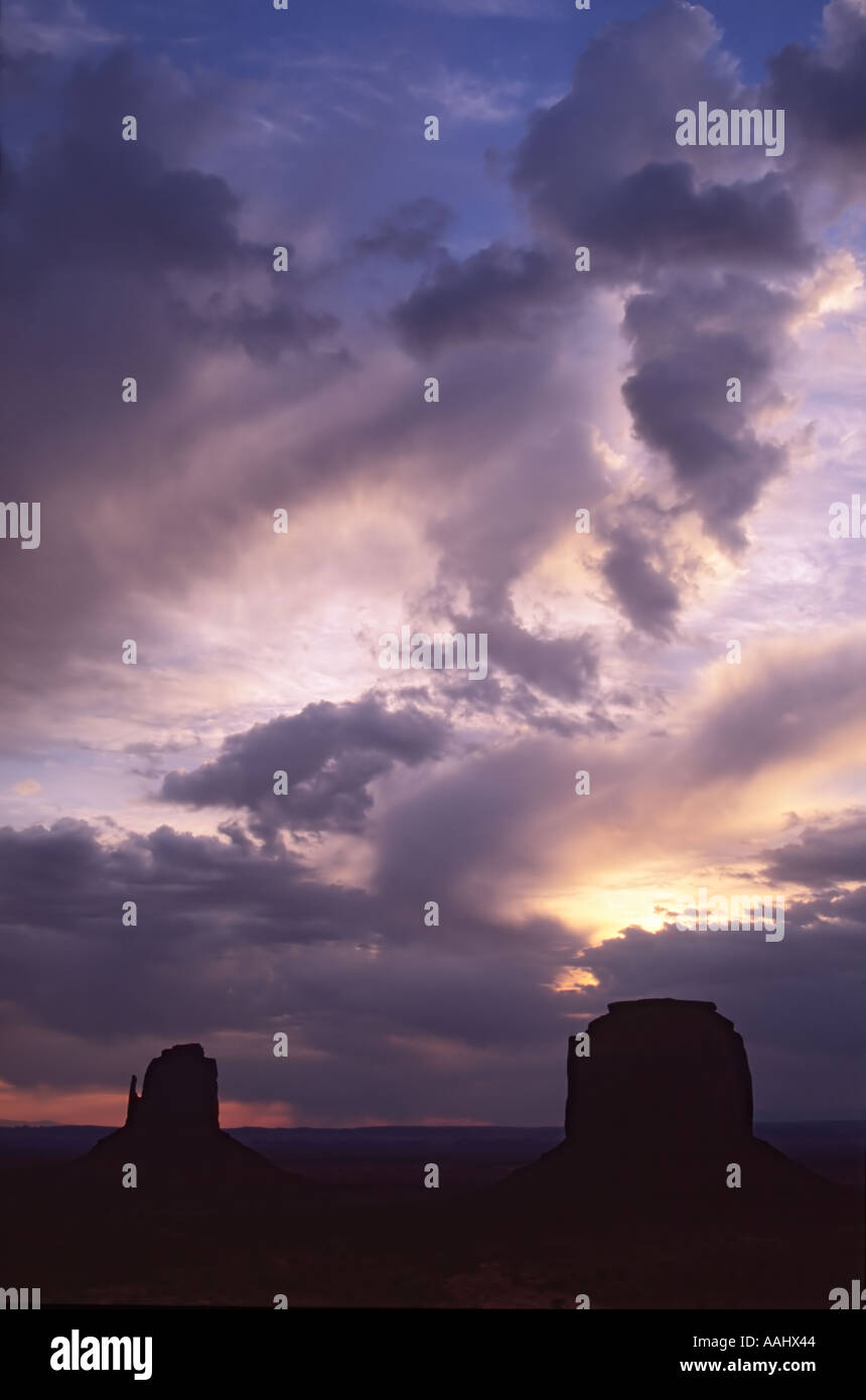 Late afternoon storm at Monument Valley Monument Valley Tribal Park ...