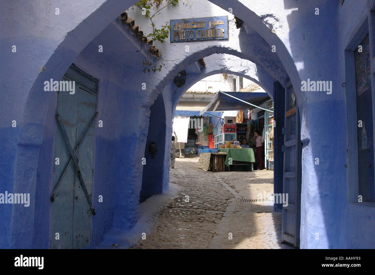 Typical moroccan street at Chefchaouen Morocco Stock Photo - Alamy