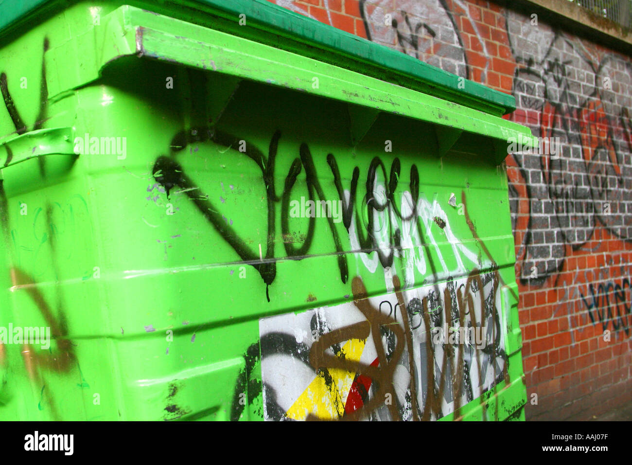 graffiti on bin Stock Photo - Alamy