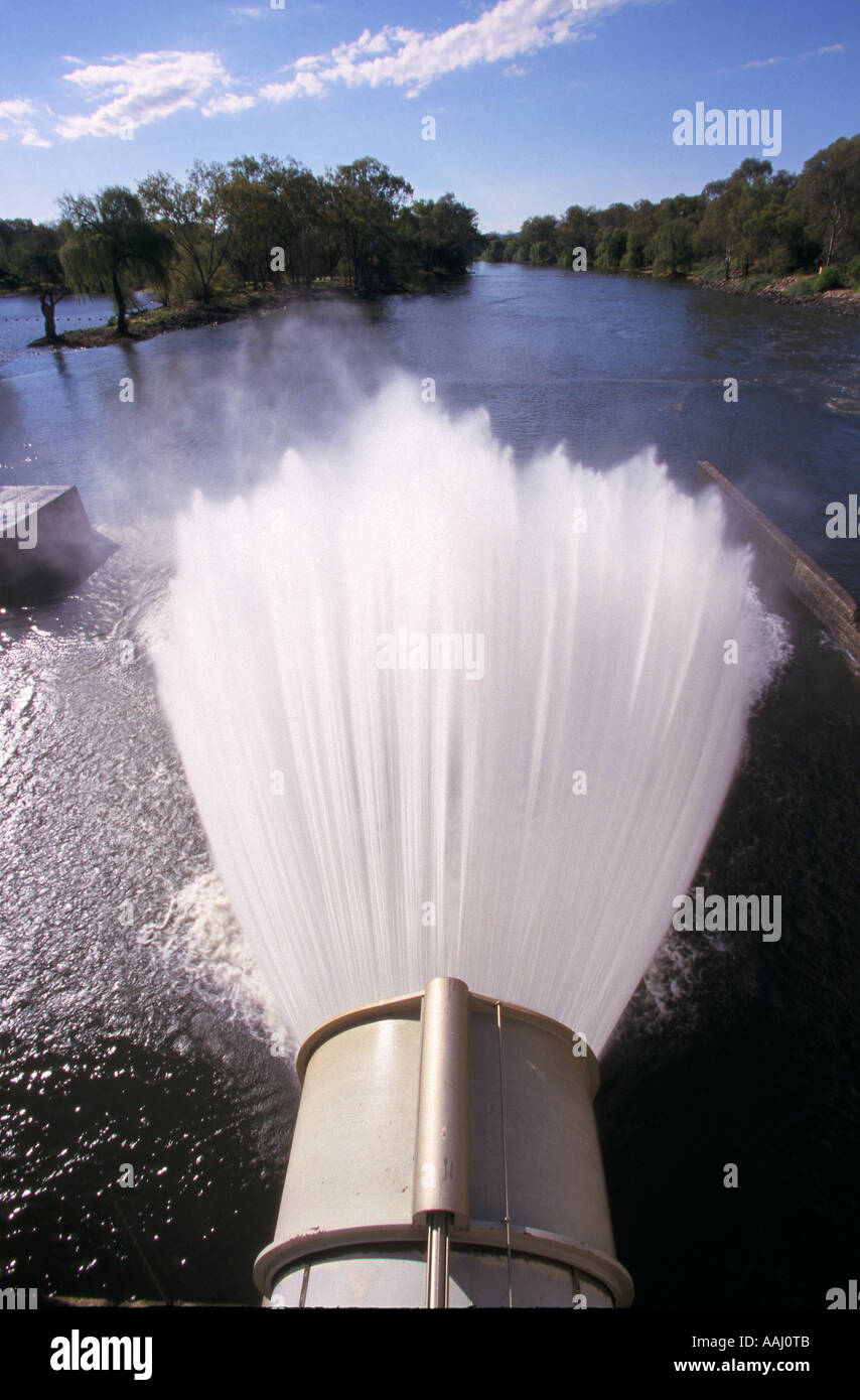 Plume from irrigation valve at base of dam spillway, Hume Dam, Albury ...
