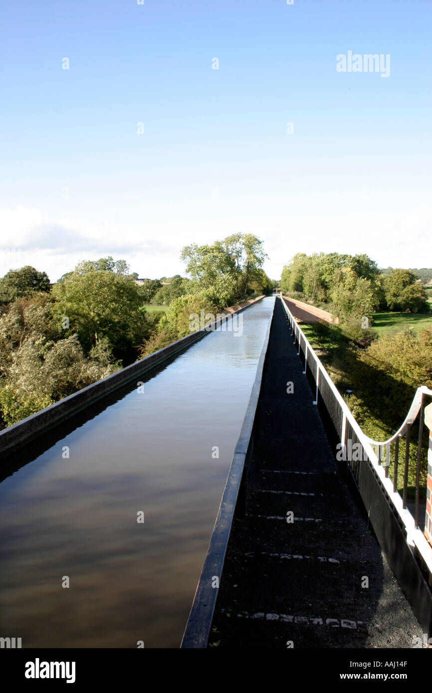 Aquaduct england hi-res stock photography and images - Alamy