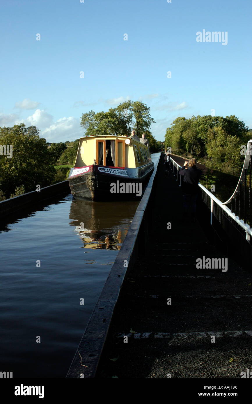 Narrowboat Crossing The Edstone Aqueduct Warwickshire England Stock ...