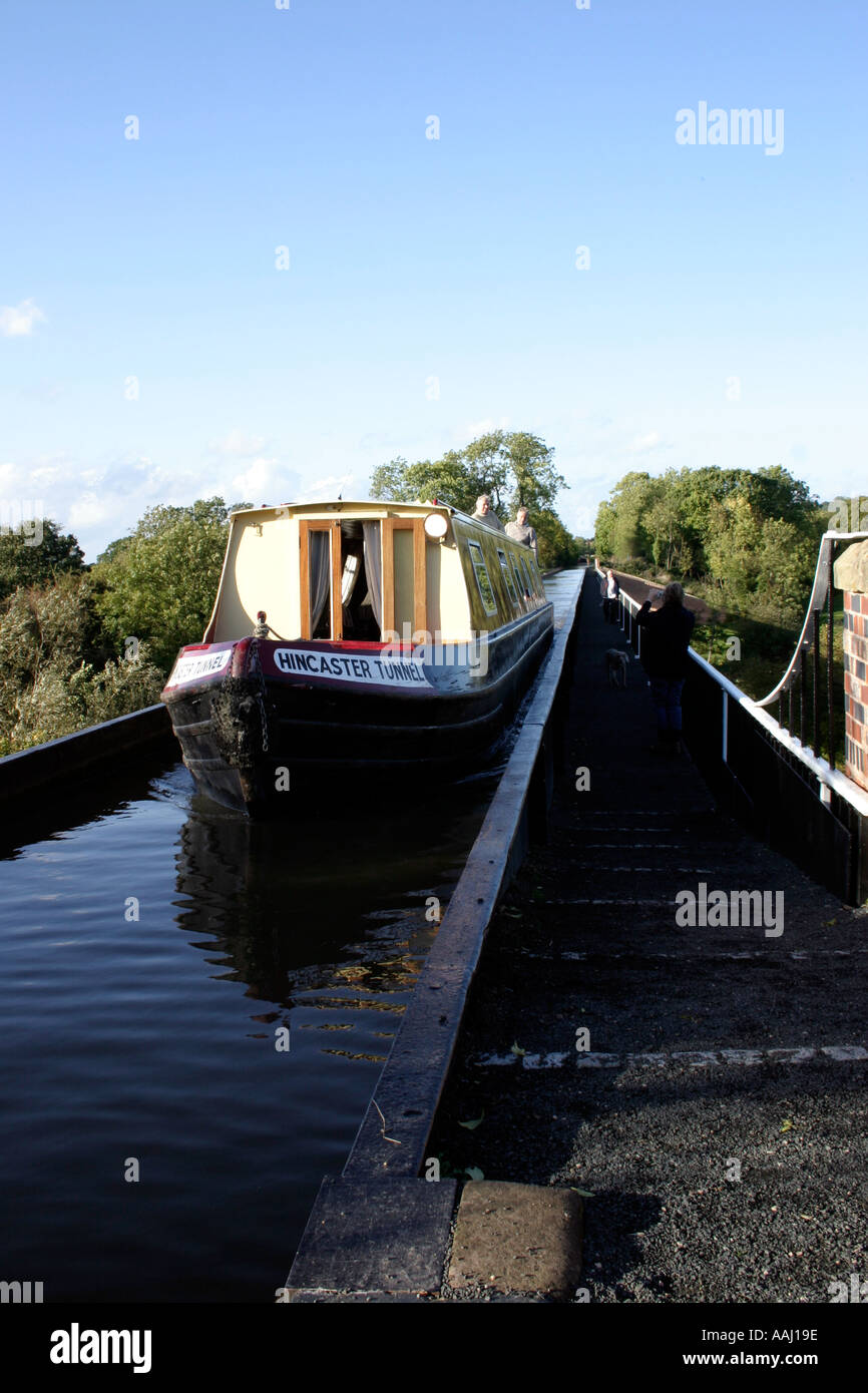 Narrowboat Crossing The Edstone Aqueduct, Warwickshire England Stock ...