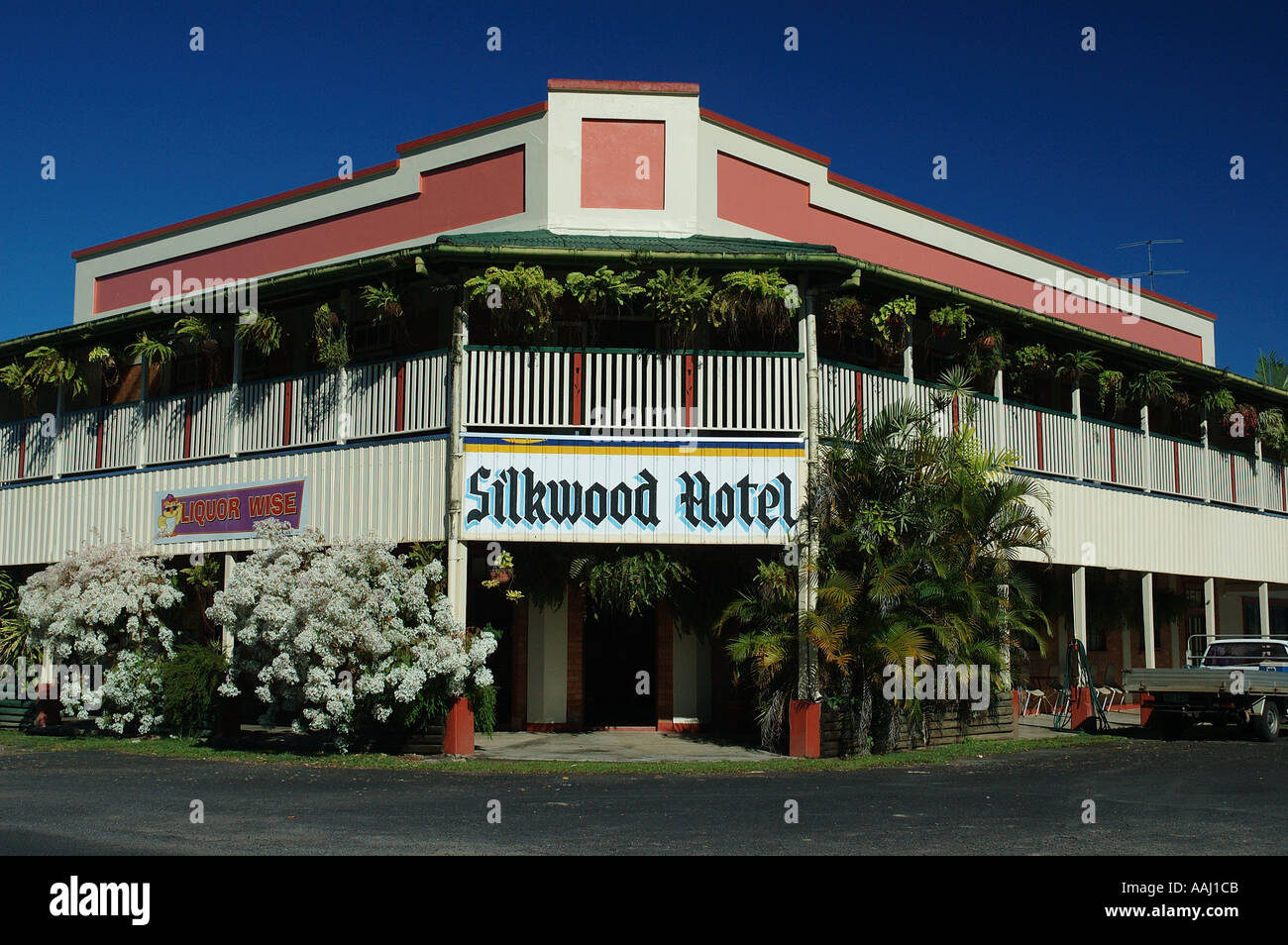 traditional north queensland pub Silkwood verandah cool and open dsc ...