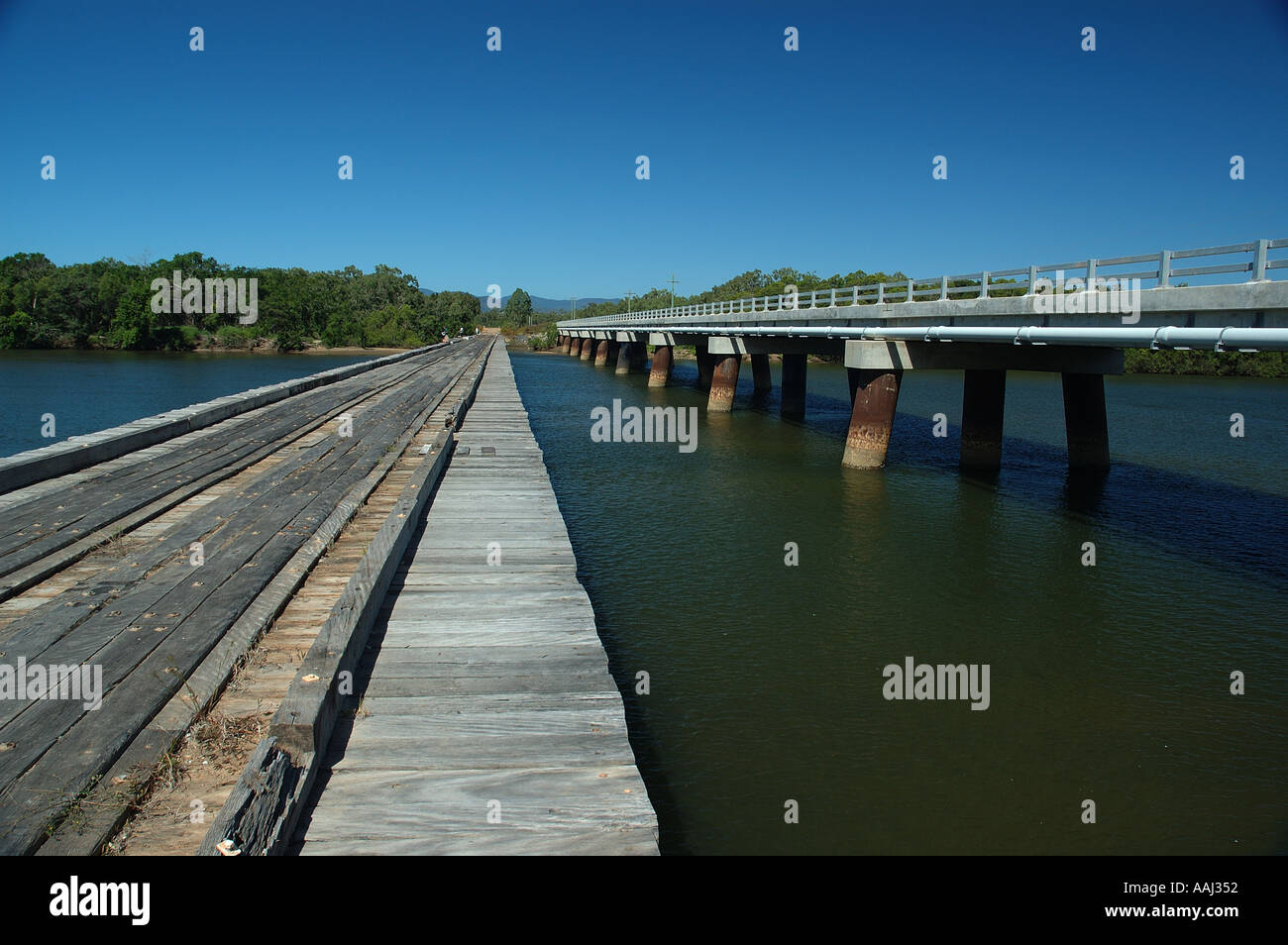 old and new road bridges over wide river subject to flooding dsc 0173 ...