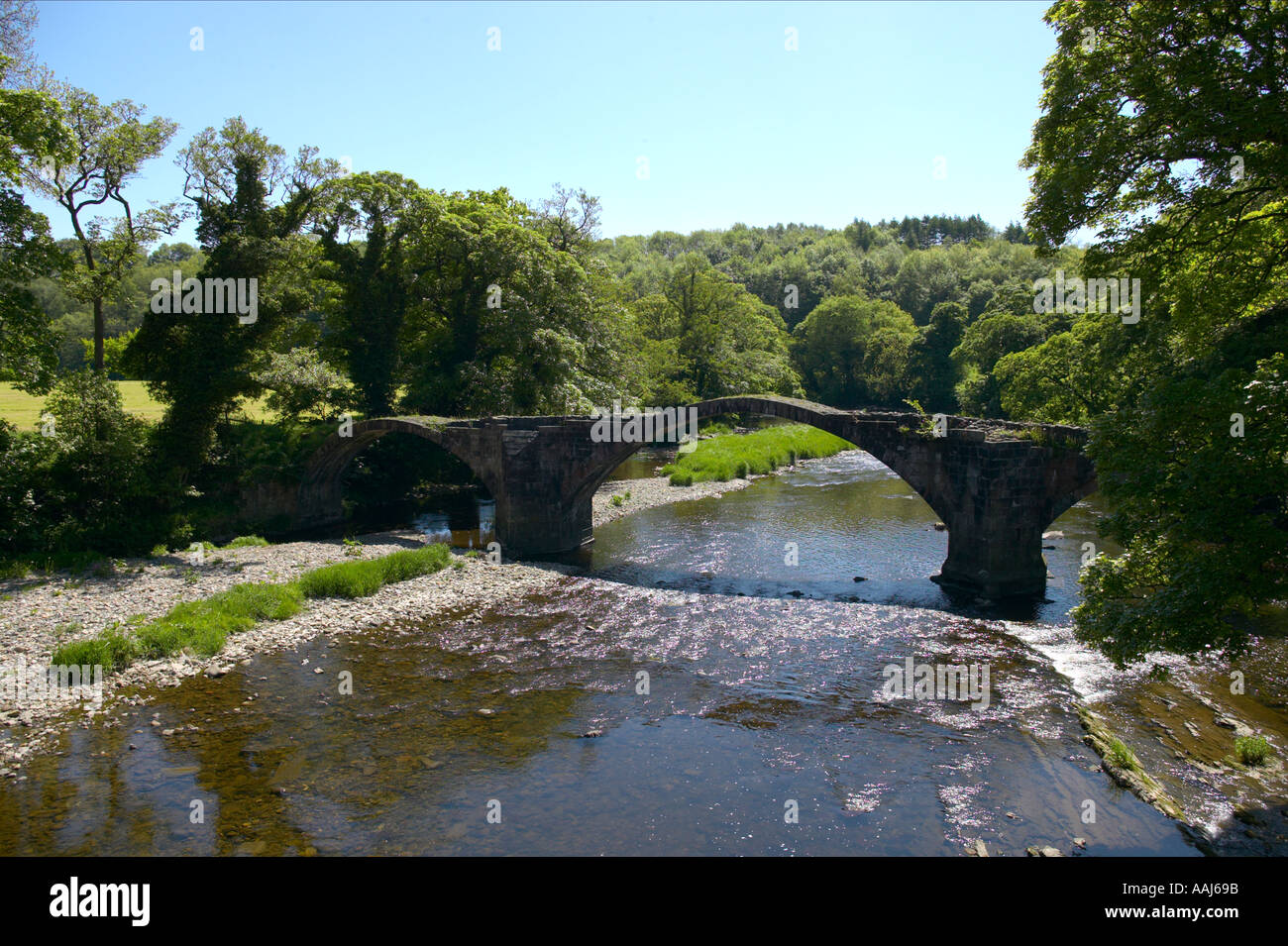 Ancient bridge lancashire hi-res stock photography and images - Alamy