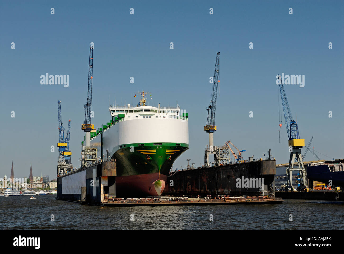 Containerize hi-res stock photography and images - Alamy