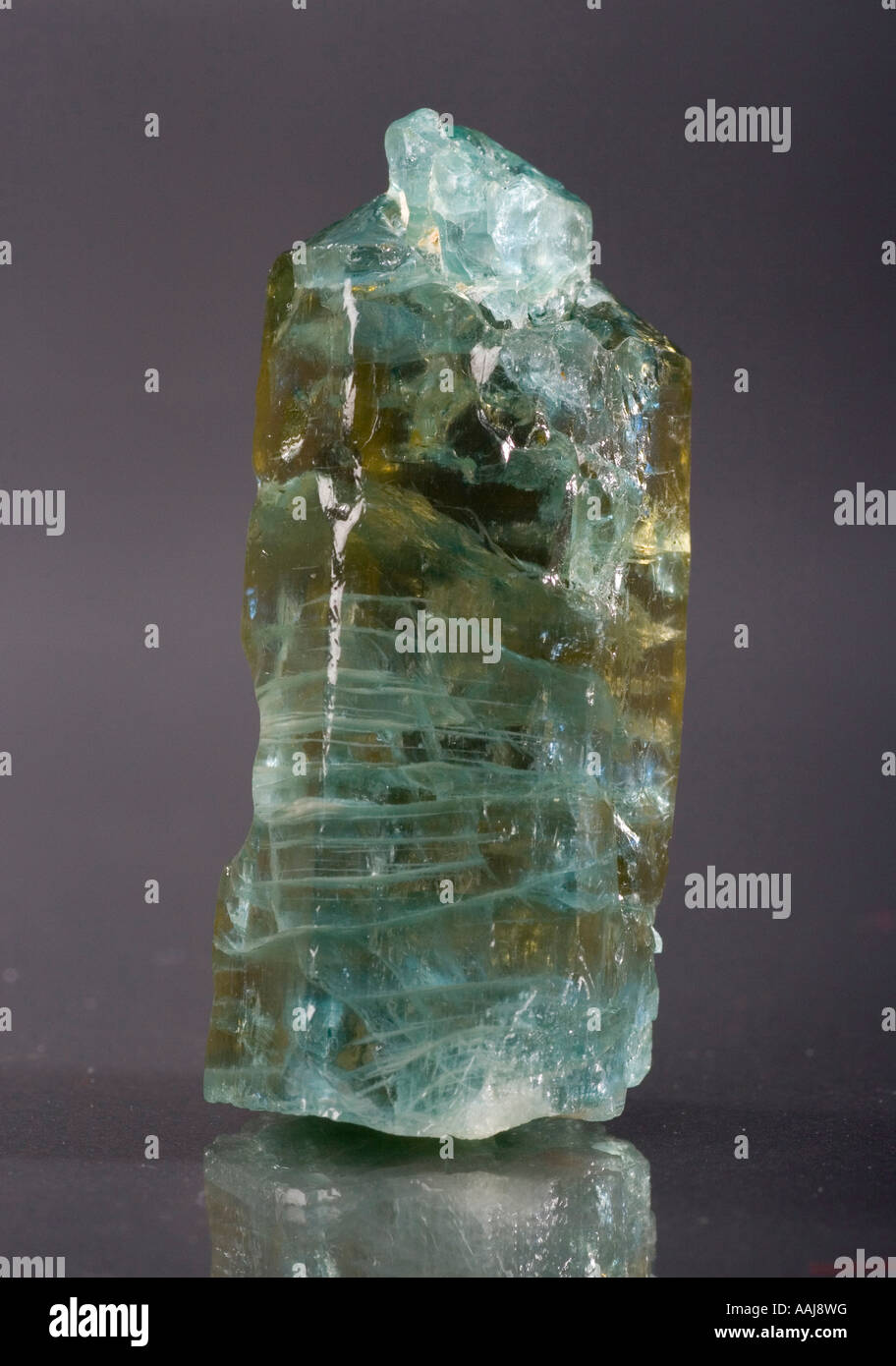 Apatite hi-res stock photography and images - Alamy