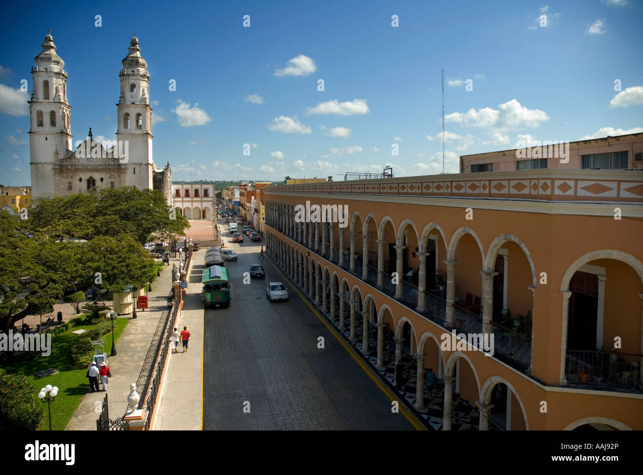 Campeche mexico parque principal hi-res stock photography and images ...