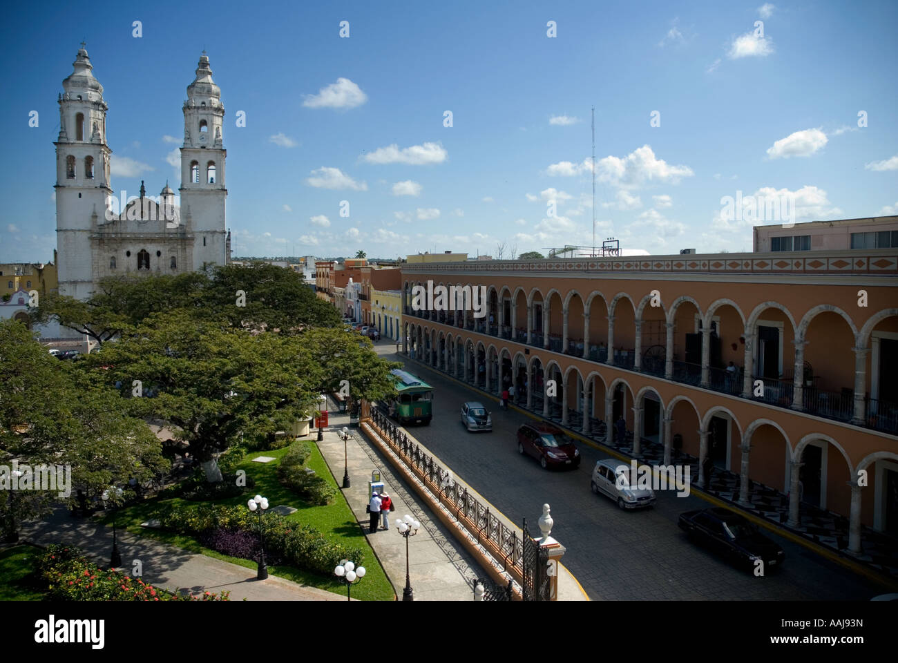 Campeche mexico parque principal hi-res stock photography and images ...