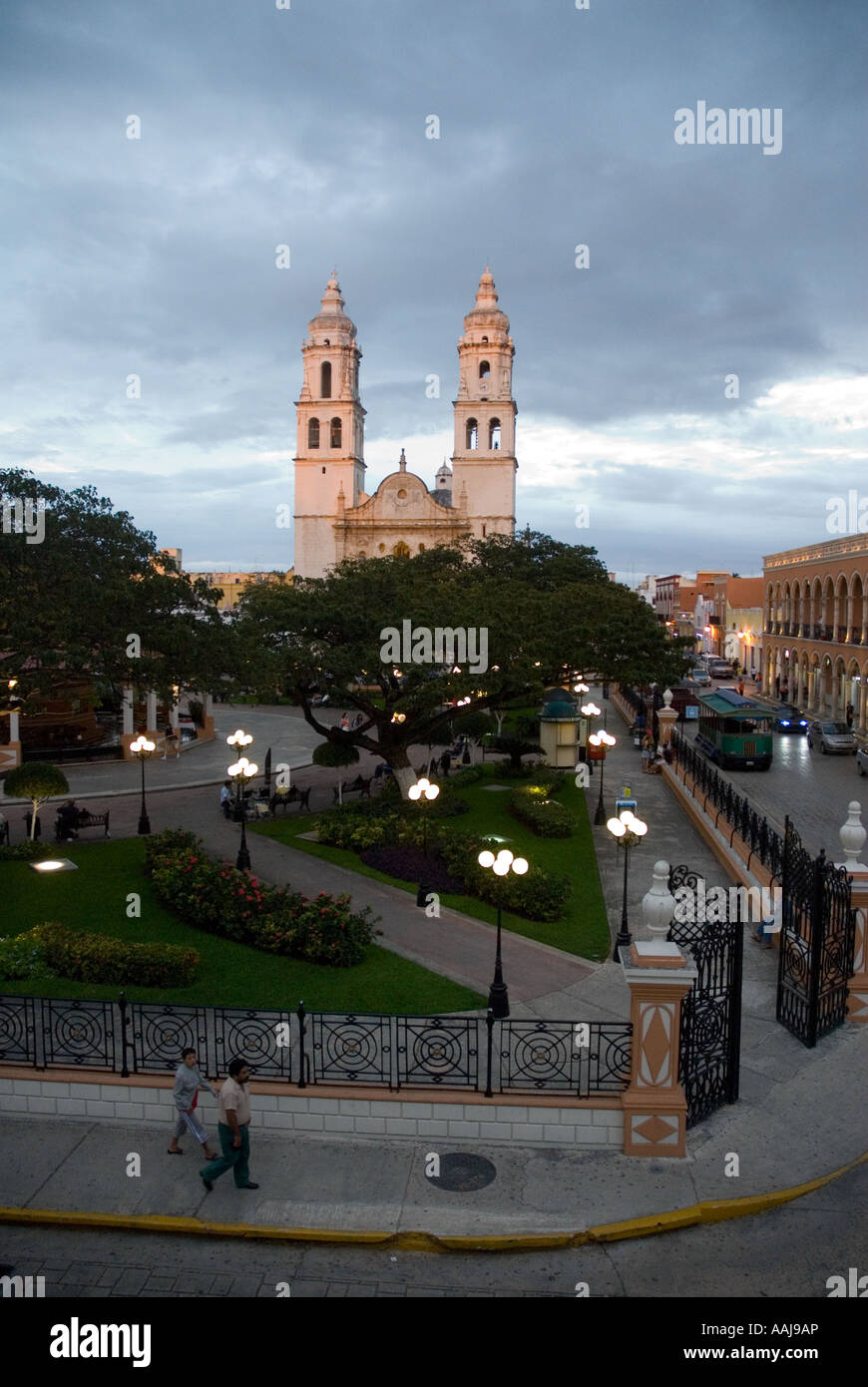 Campeche mexico parque principal hi-res stock photography and images ...