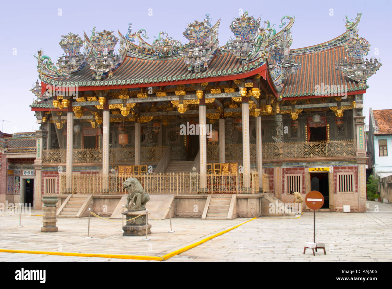 Penang Khoo kongsi house Georgetown exterior Stock Photo - Alamy