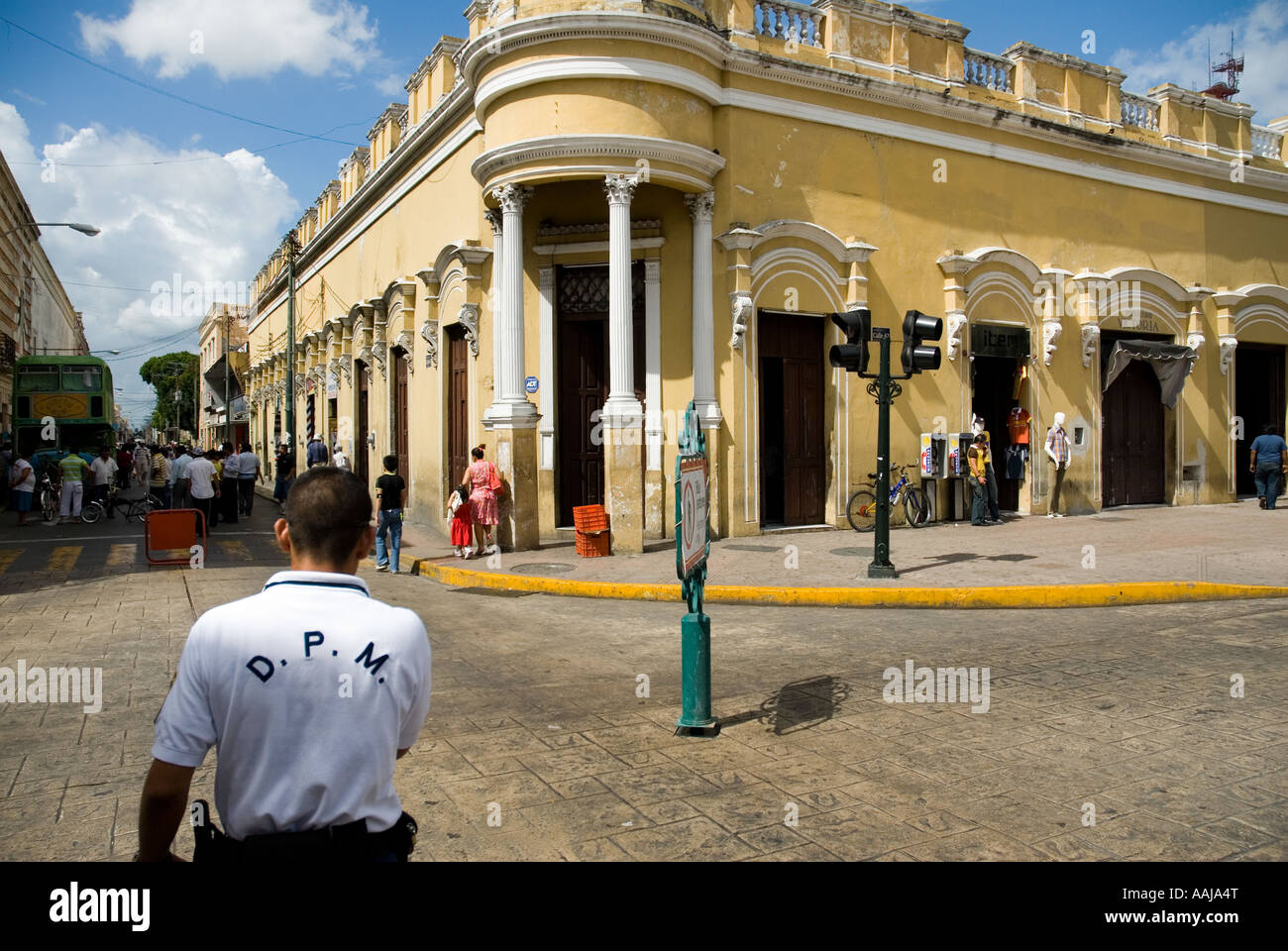 Merida Police man Mexico Stock Photo - Alamy