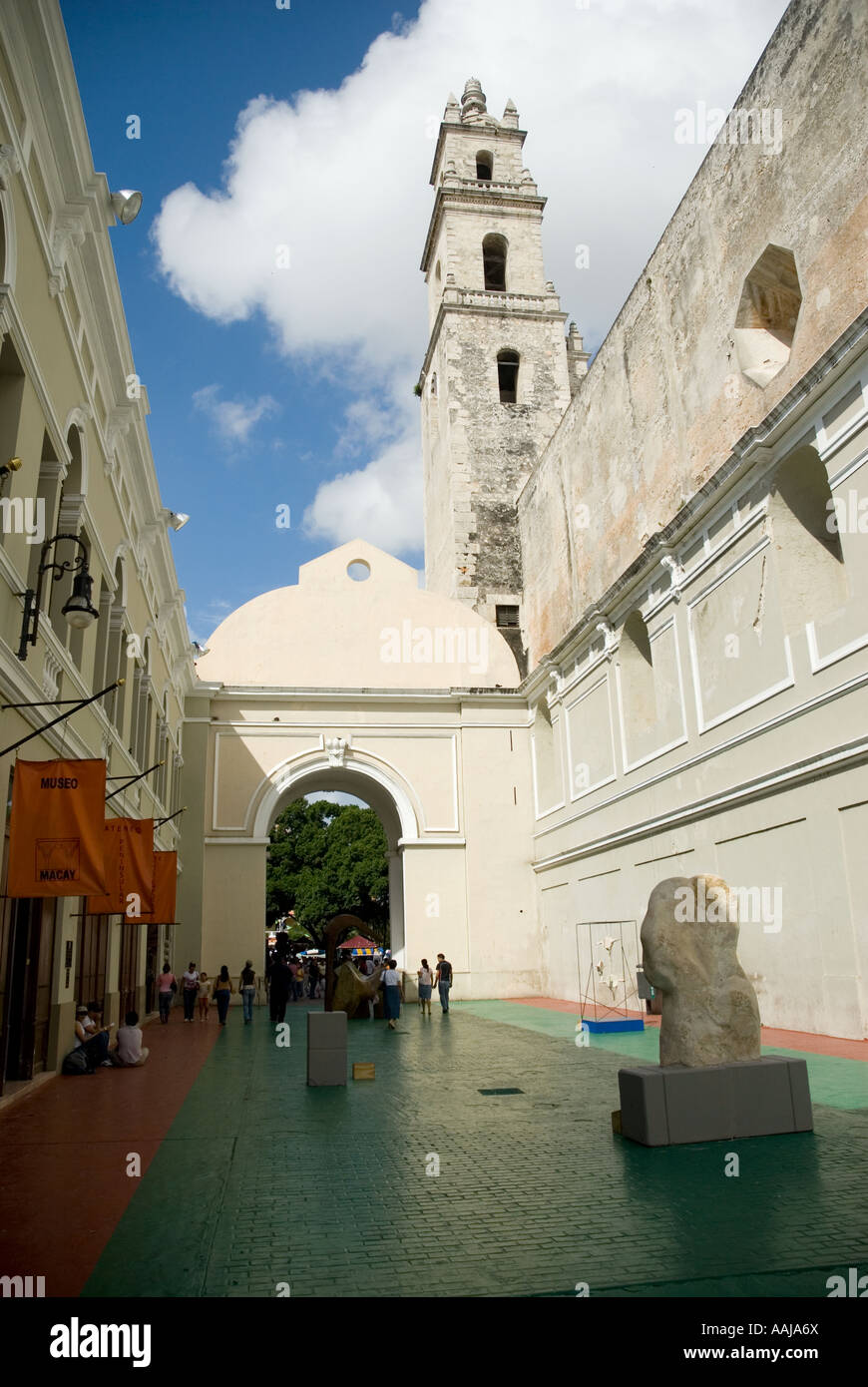 Merida exhibition of modern art behind the church Stock Photo - Alamy