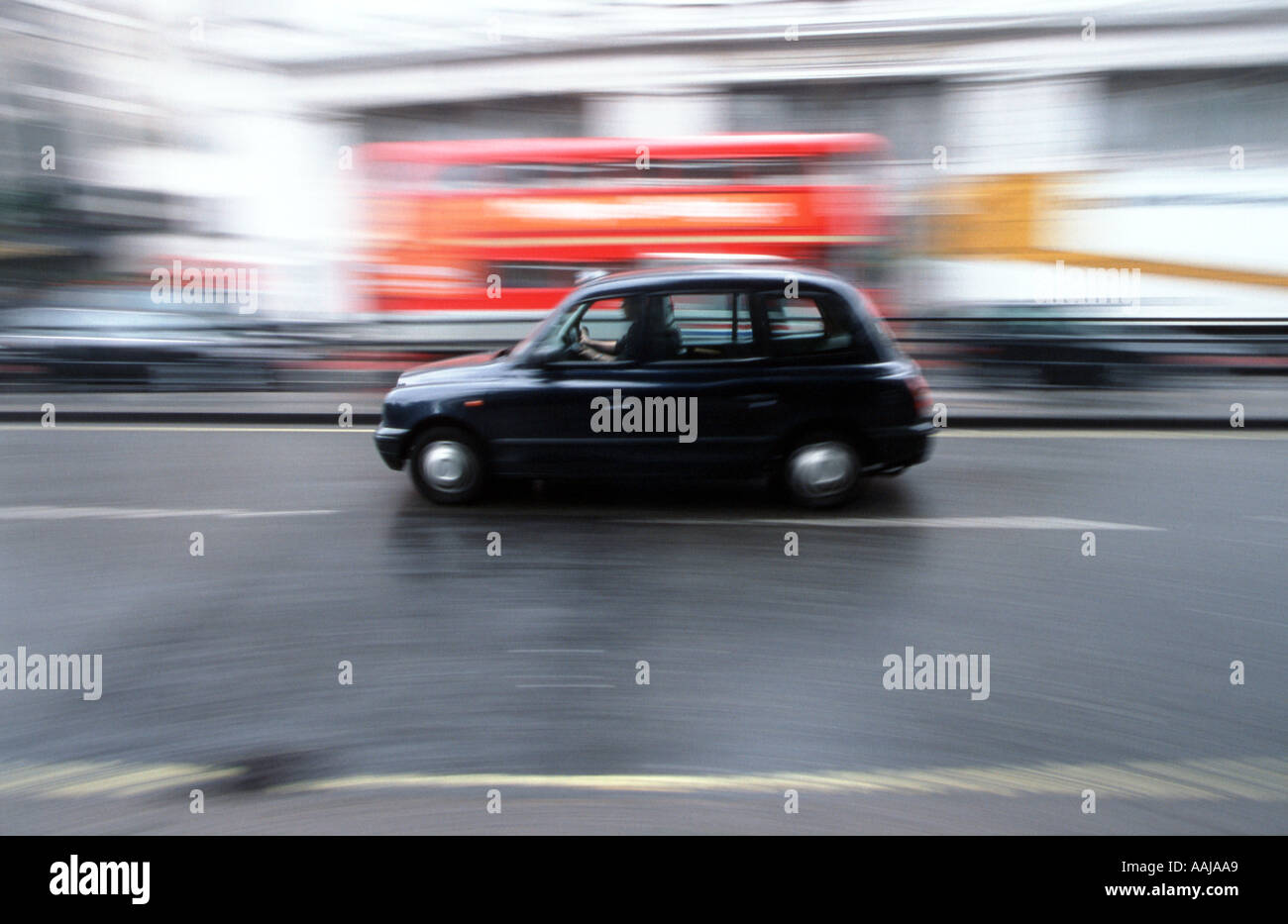London bus drivers cab hi-res stock photography and images - Alamy