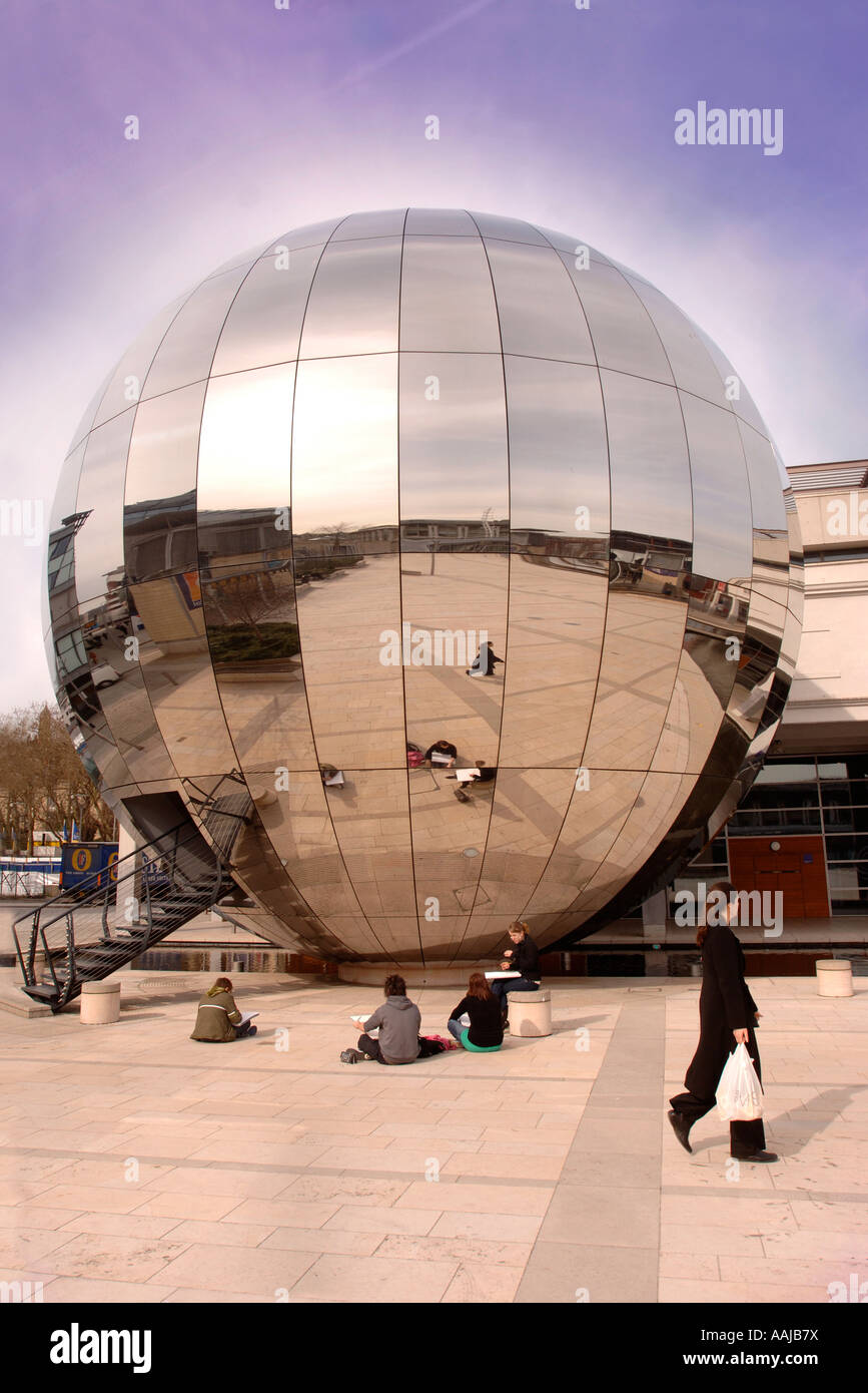 Reflective sphere hi-res stock photography and images - Alamy