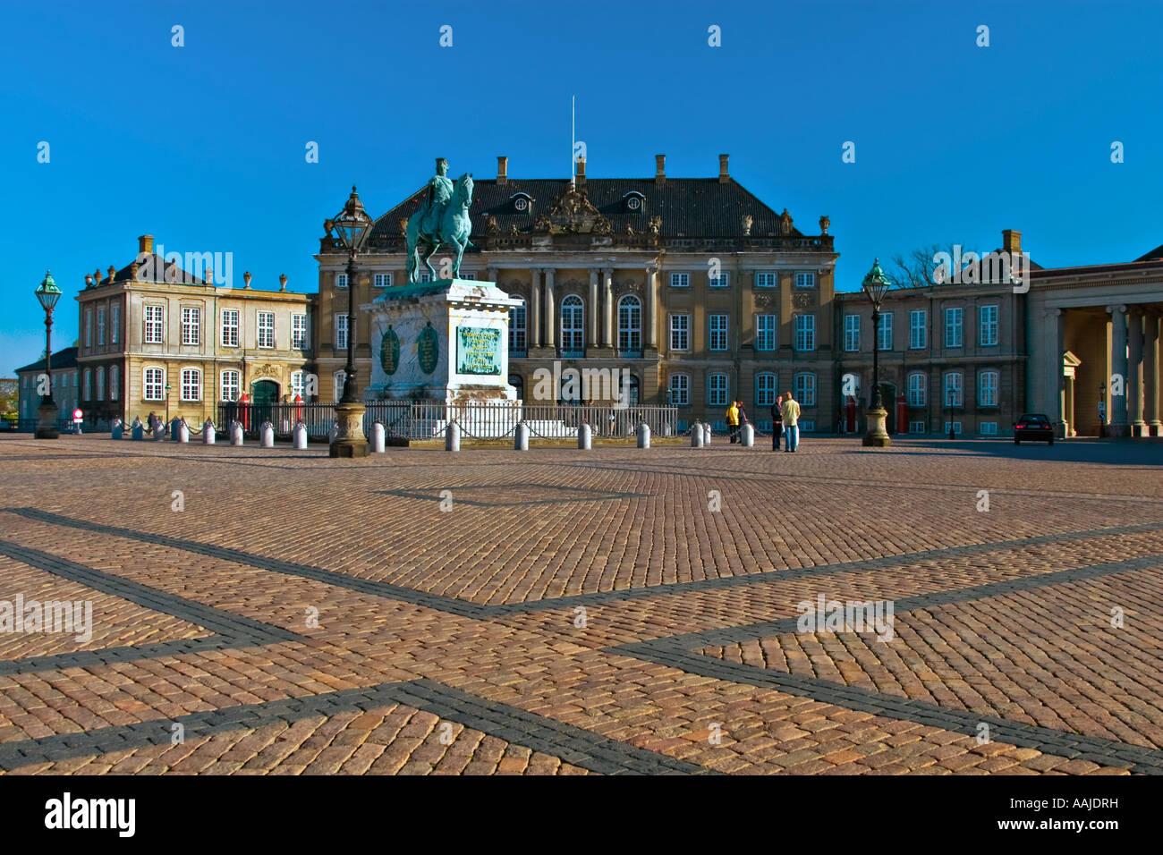 Amalienborg slot hi-res stock photography and images - Alamy