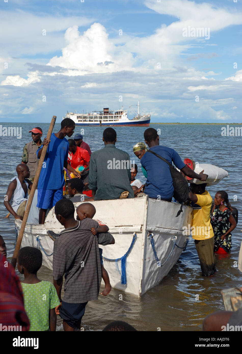 Passengers boarding the tender for the Ilala, Lake Malawi, Africa Stock ...