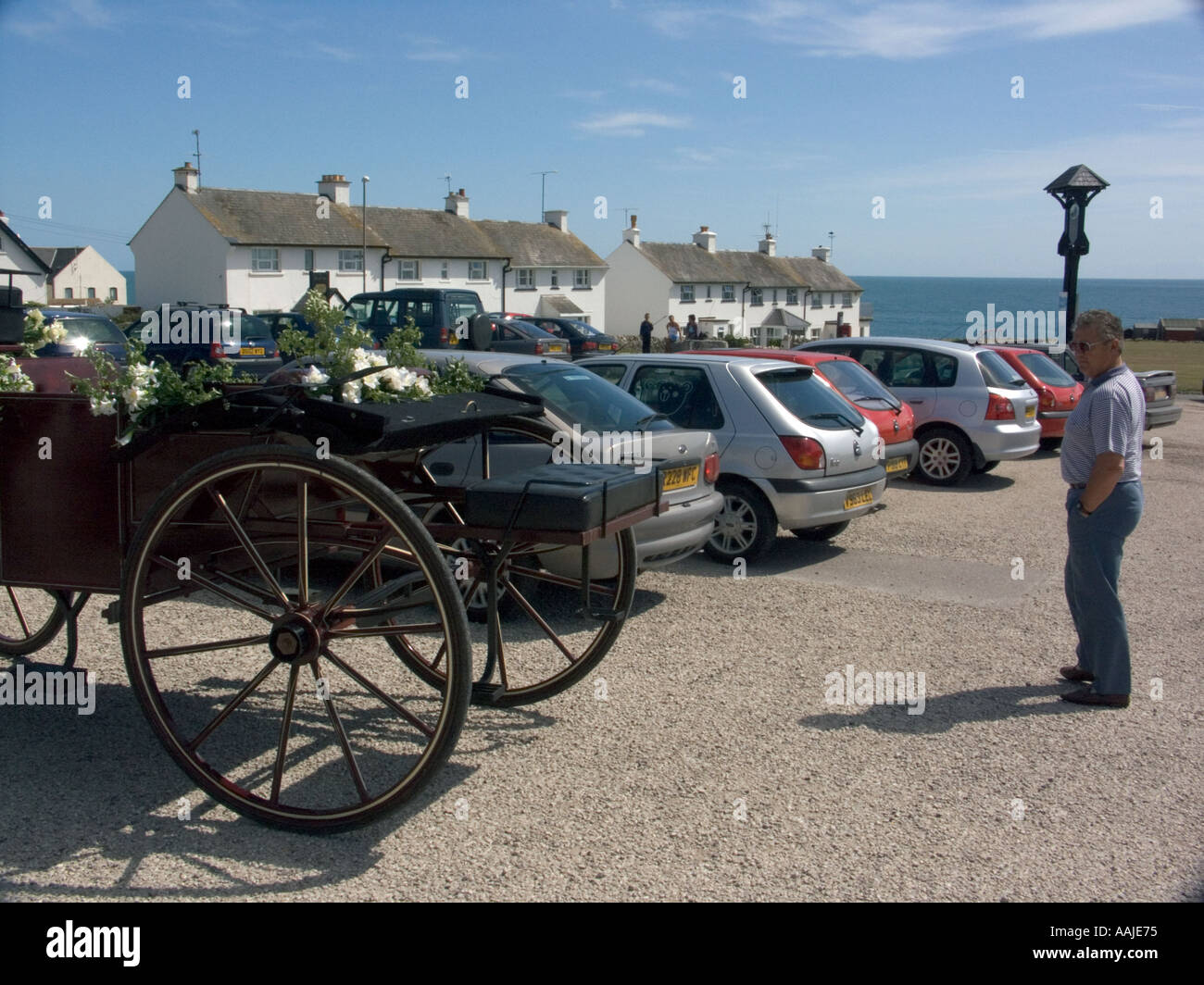 Horse drawn carriage handsome carriage wedding at The Pulpit Inn ...